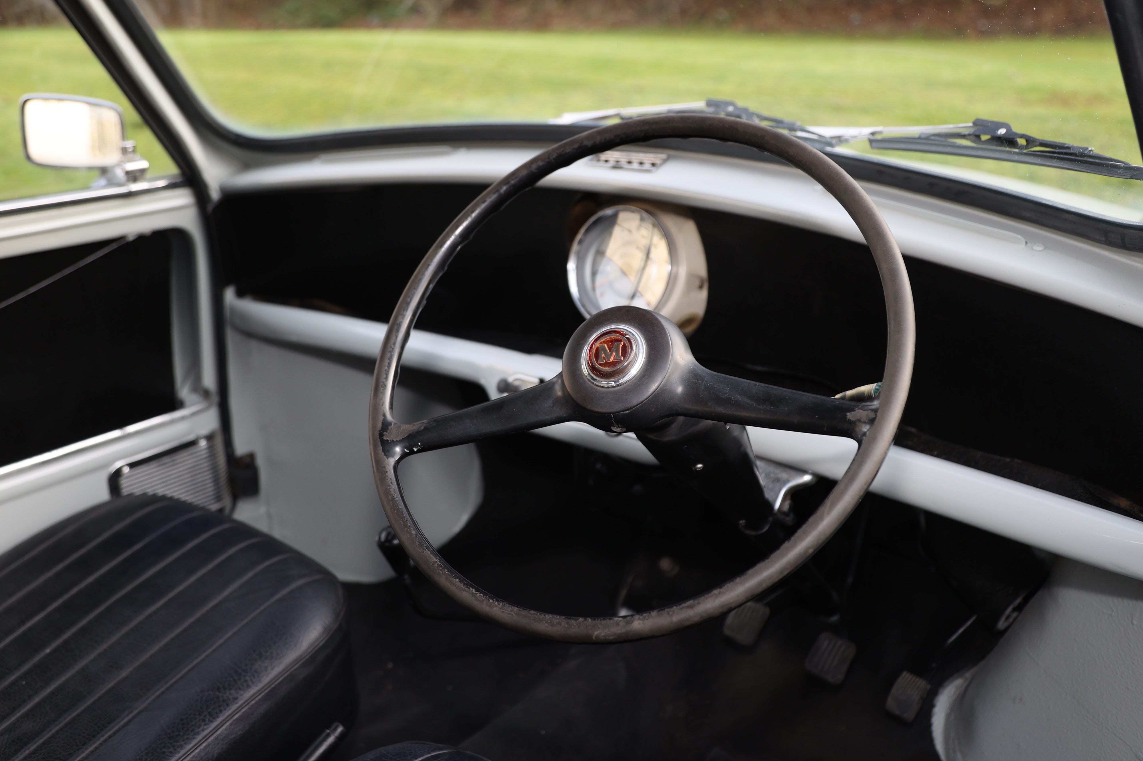 Lot 142 - 1961 Morris Mini Van