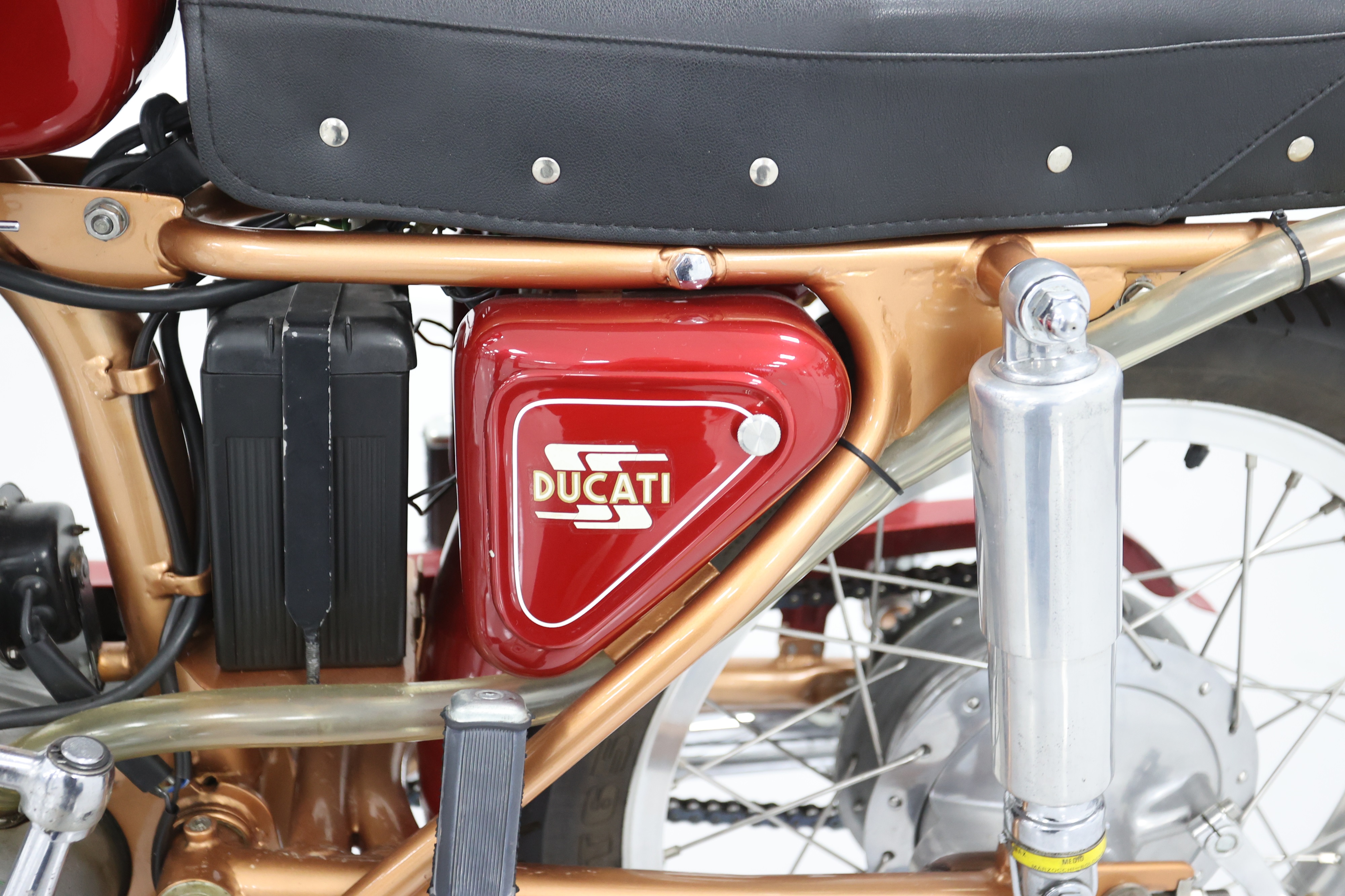 Lot 15 - 1961 Ducati Elite 200