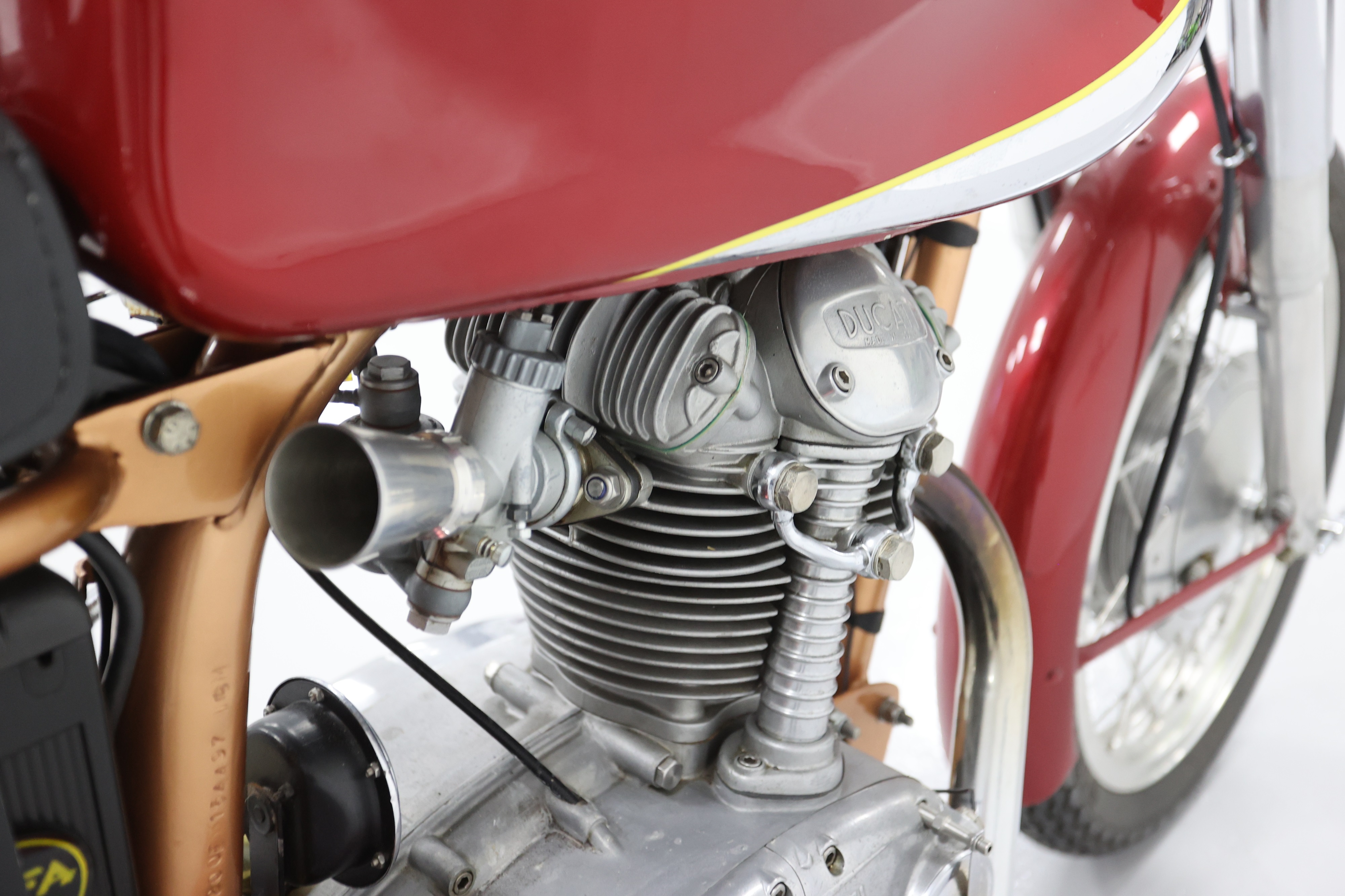 Lot 15 - 1961 Ducati Elite 200