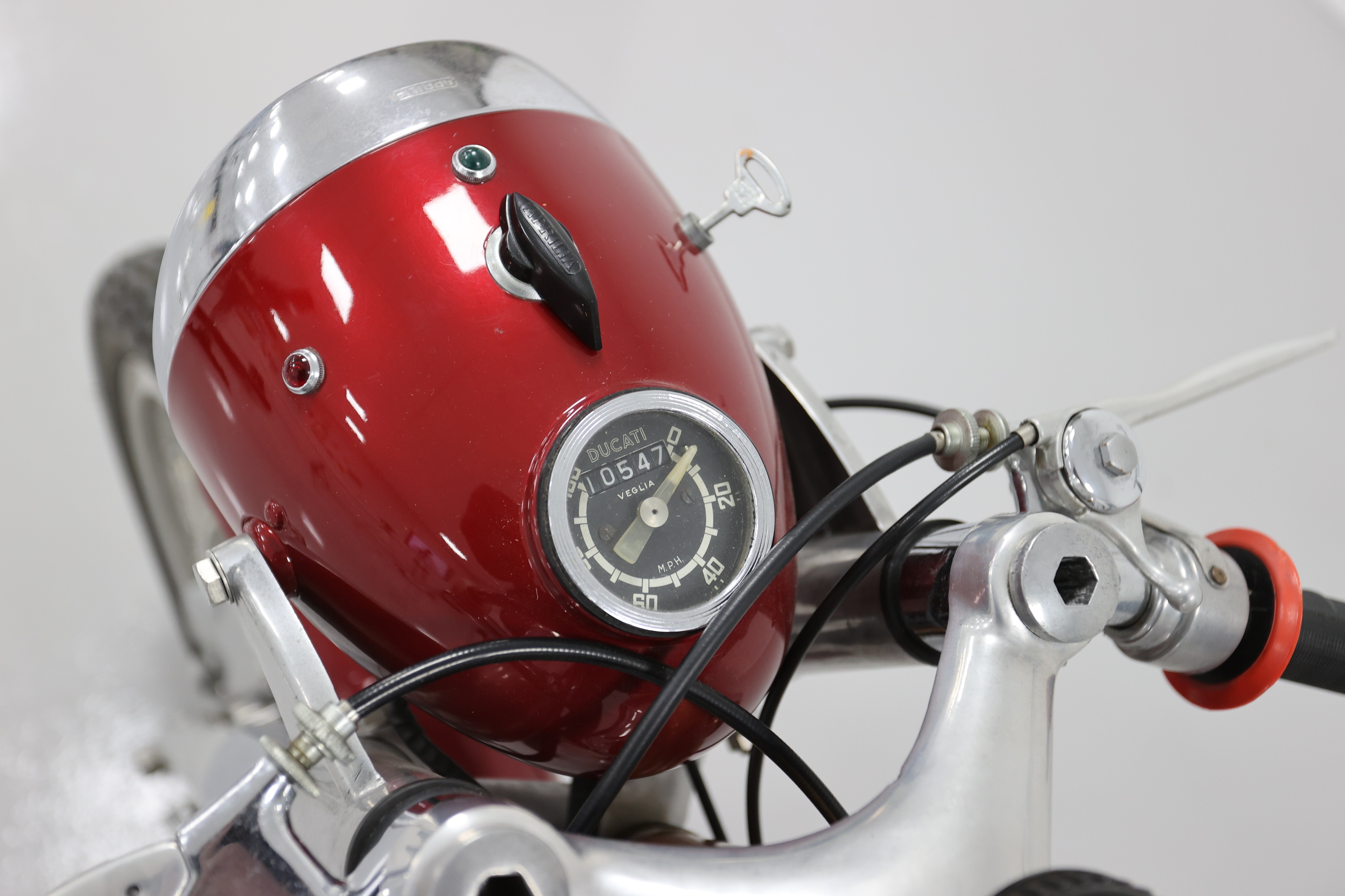 Lot 15 - 1961 Ducati Elite 200