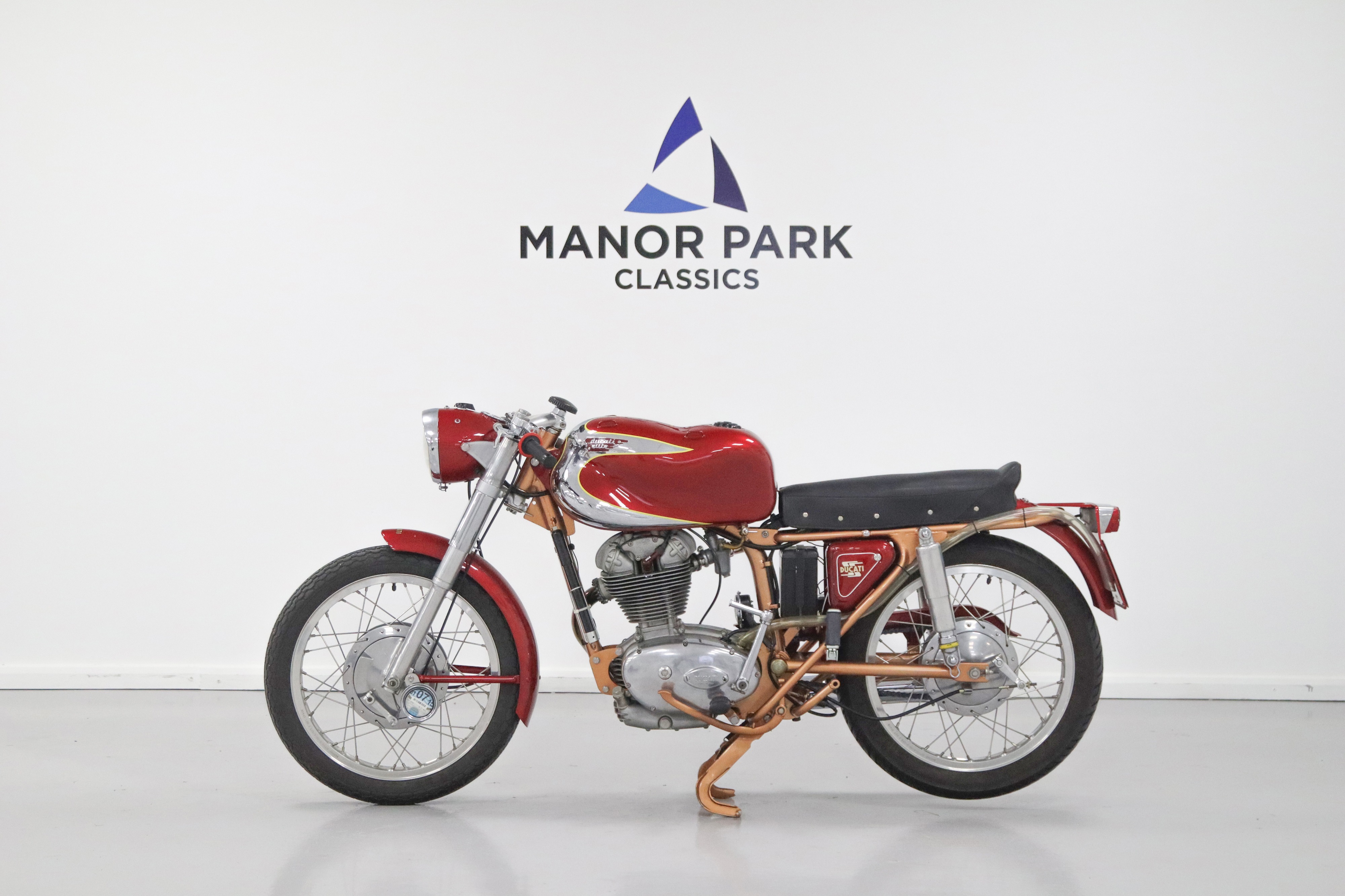 Lot 15 - 1961 Ducati Elite 200