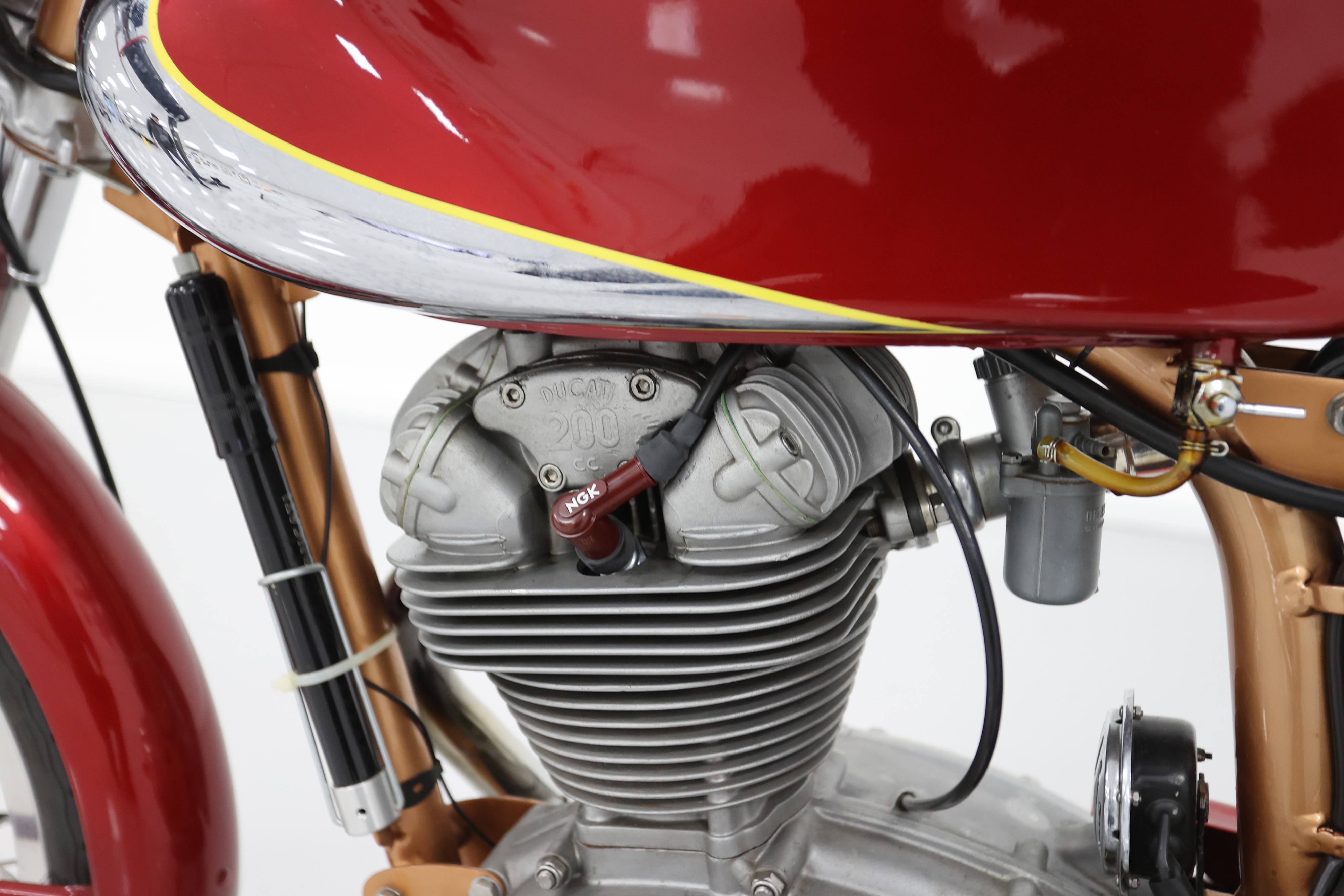 Lot 15 - 1961 Ducati Elite 200