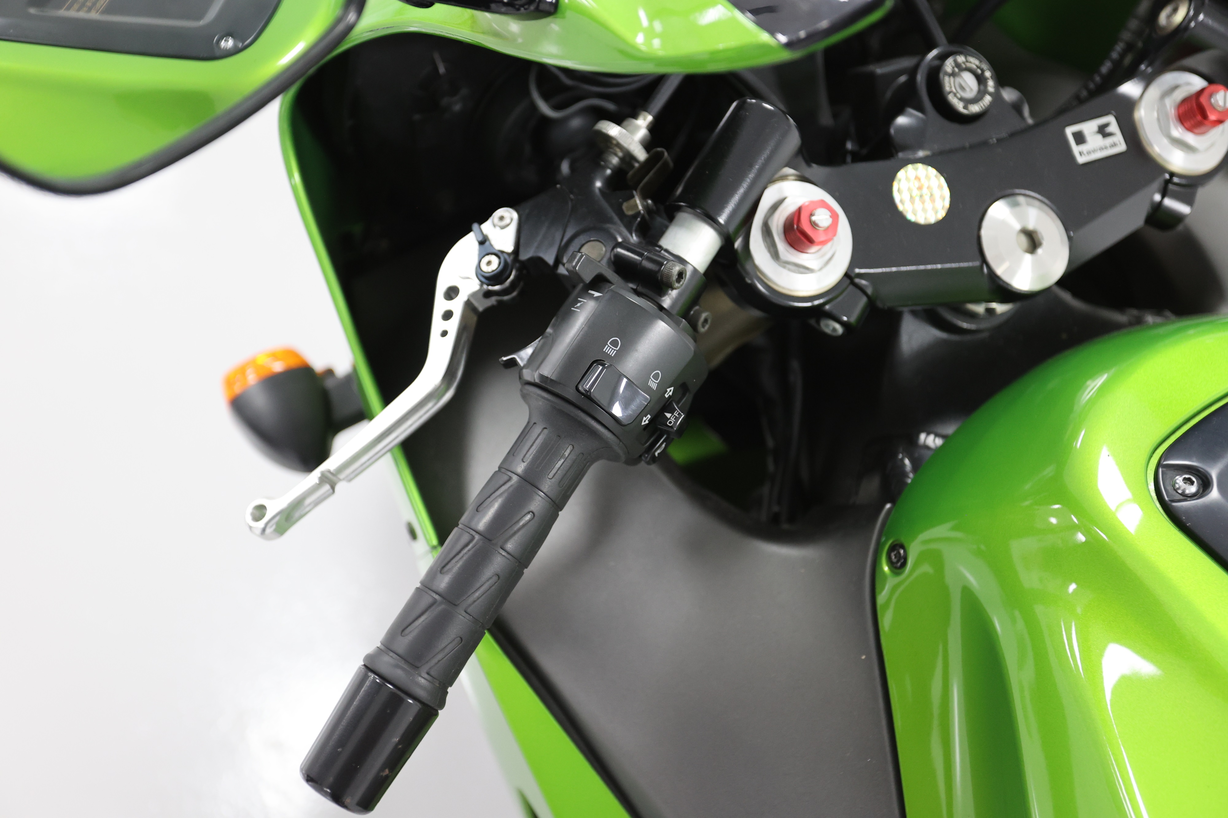 Lot 2 - 2000 Kawasaki ZX-12R Ninja