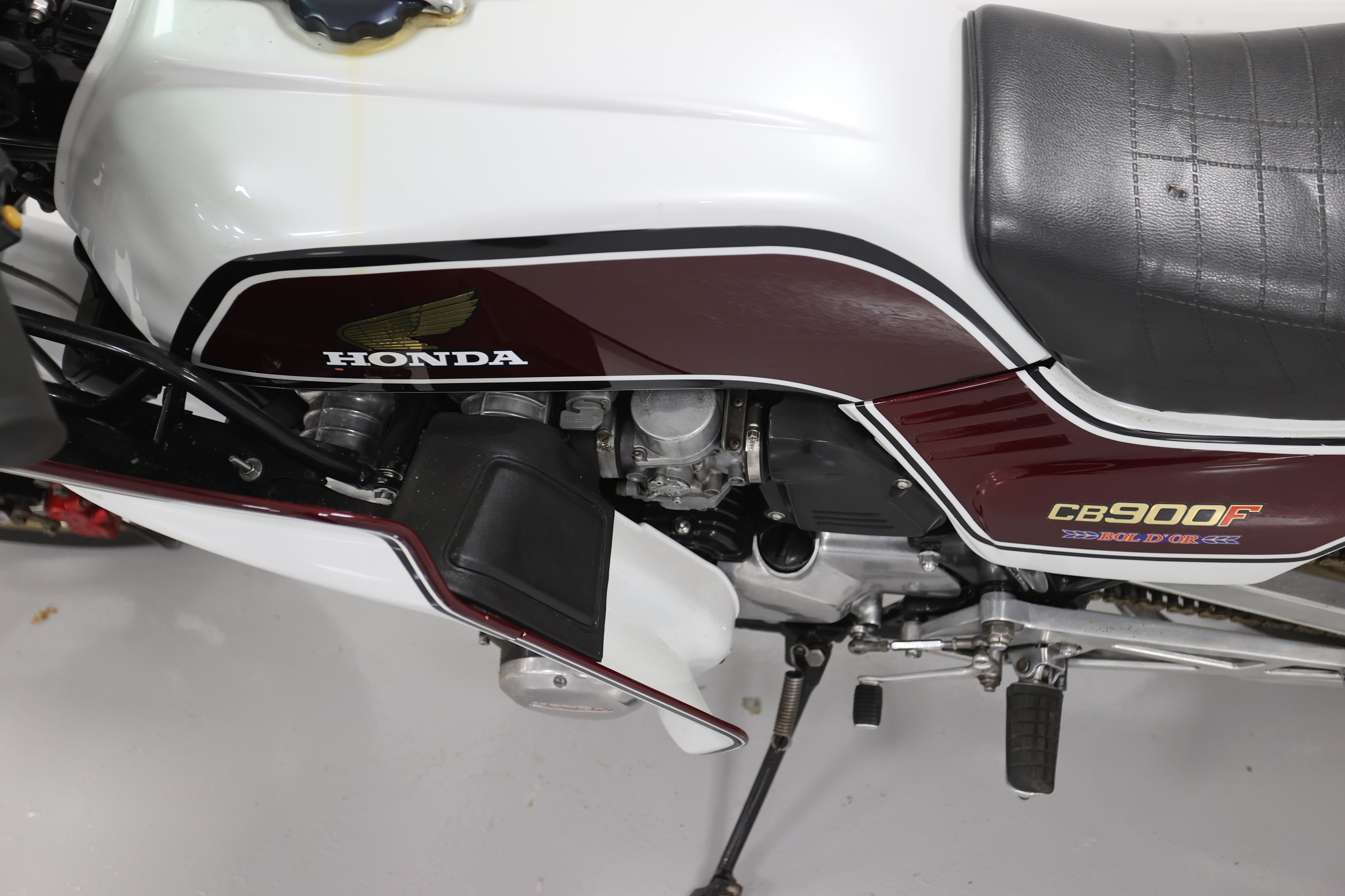 Lot 11 - 1984 Honda CB900F