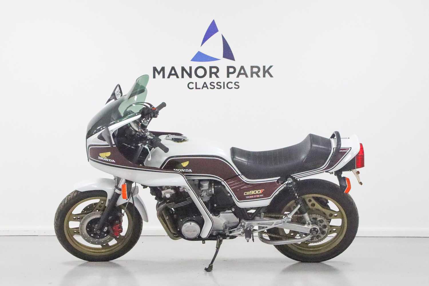 Lot 11 - 1984 Honda CB900F