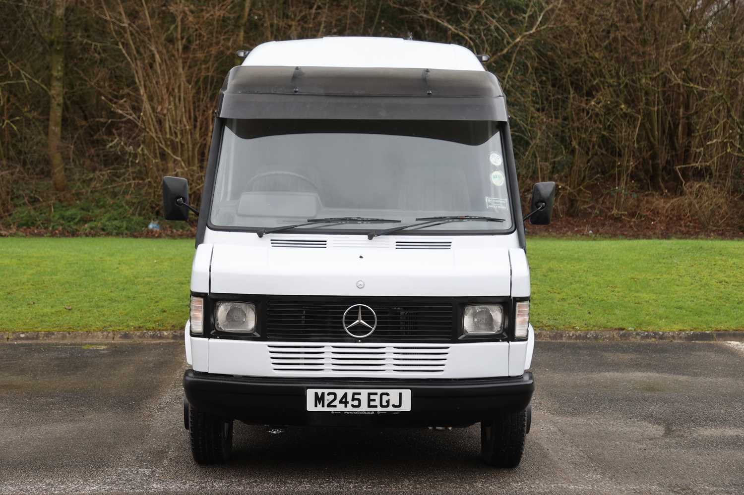Lot 182 - 1995 Mercedes-Benz 410 D 2.9 Van