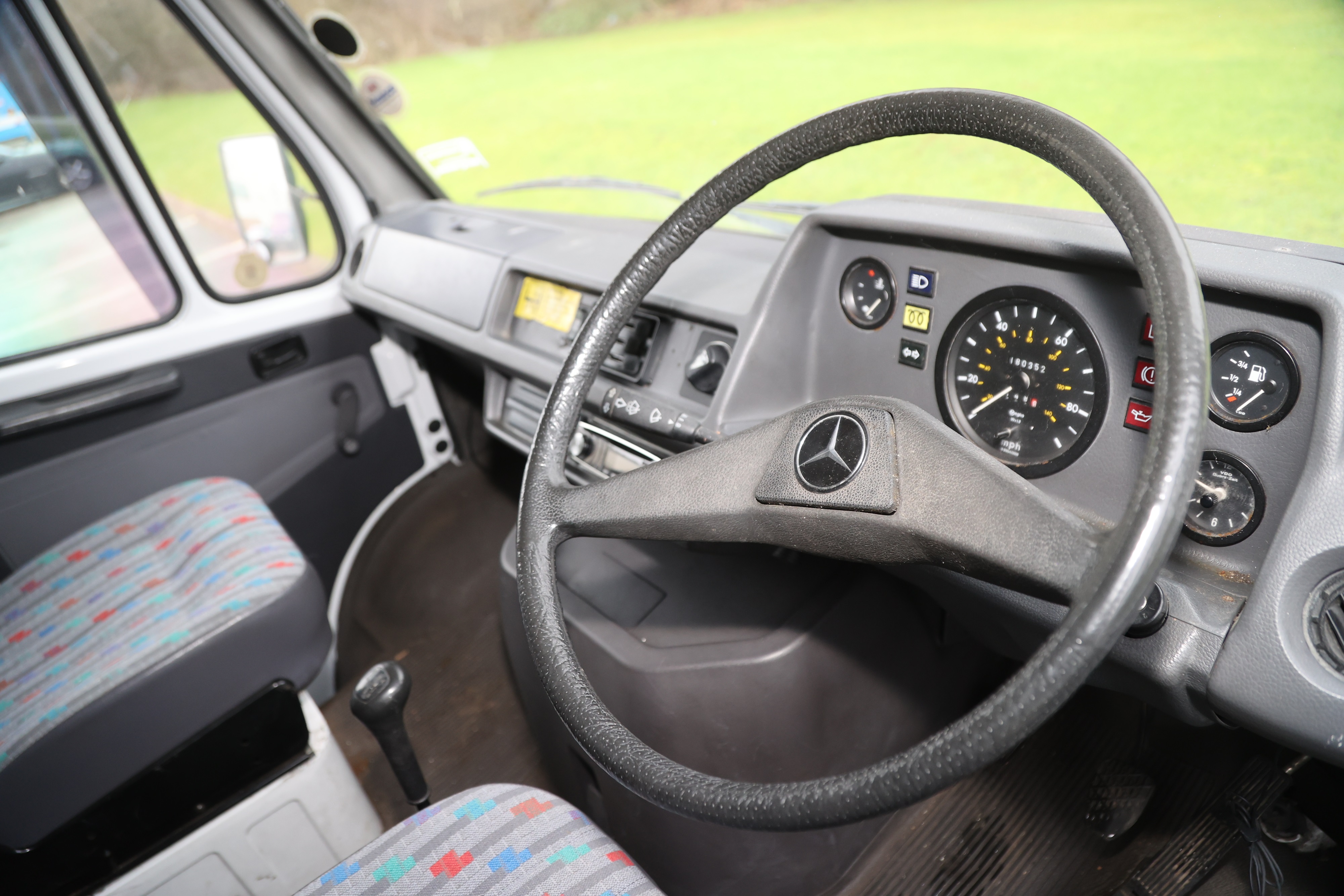 Lot 182 - 1995 Mercedes-Benz 410 D 2.9 Van