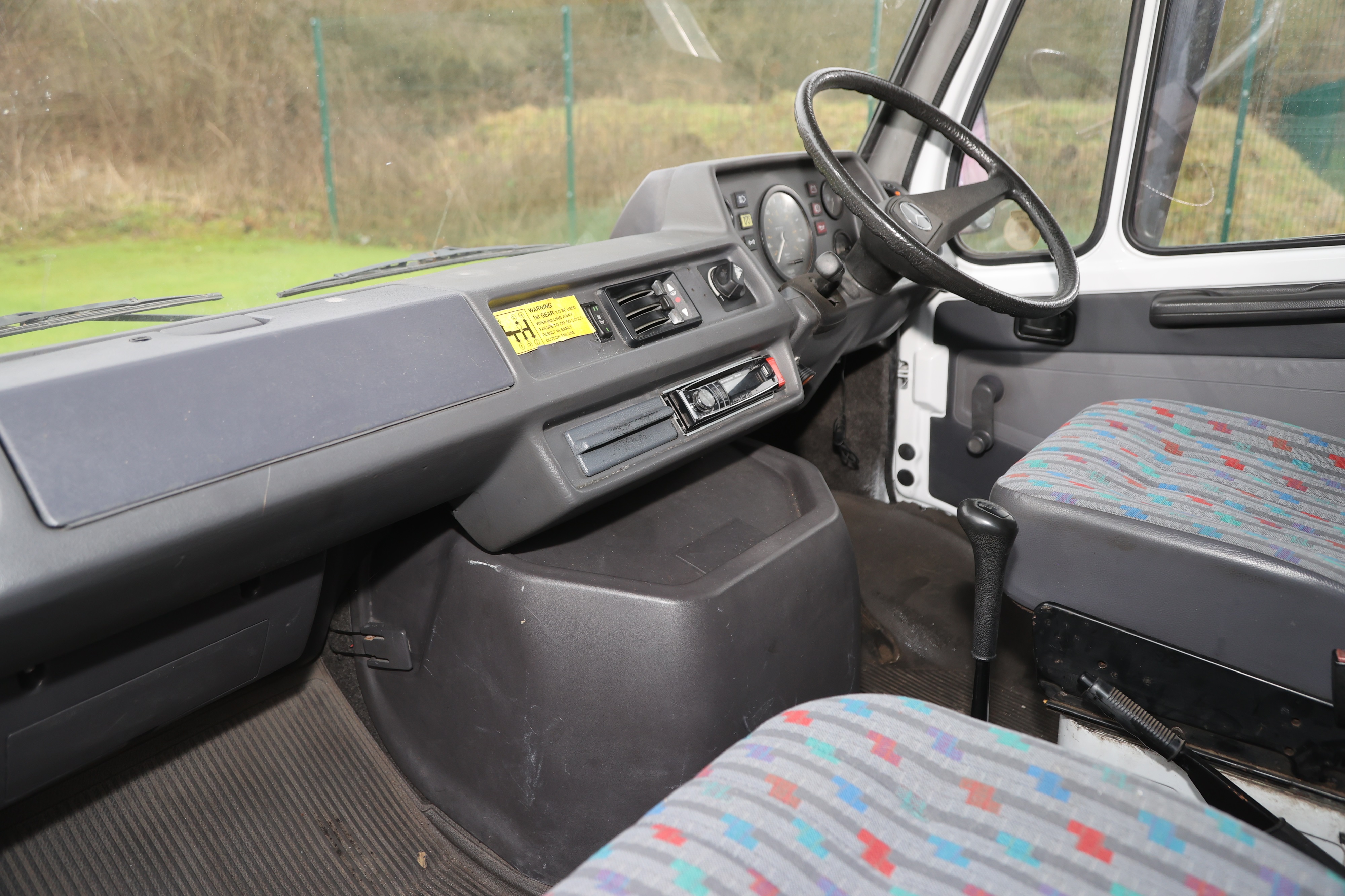 Lot 182 - 1995 Mercedes-Benz 410 D 2.9 Van