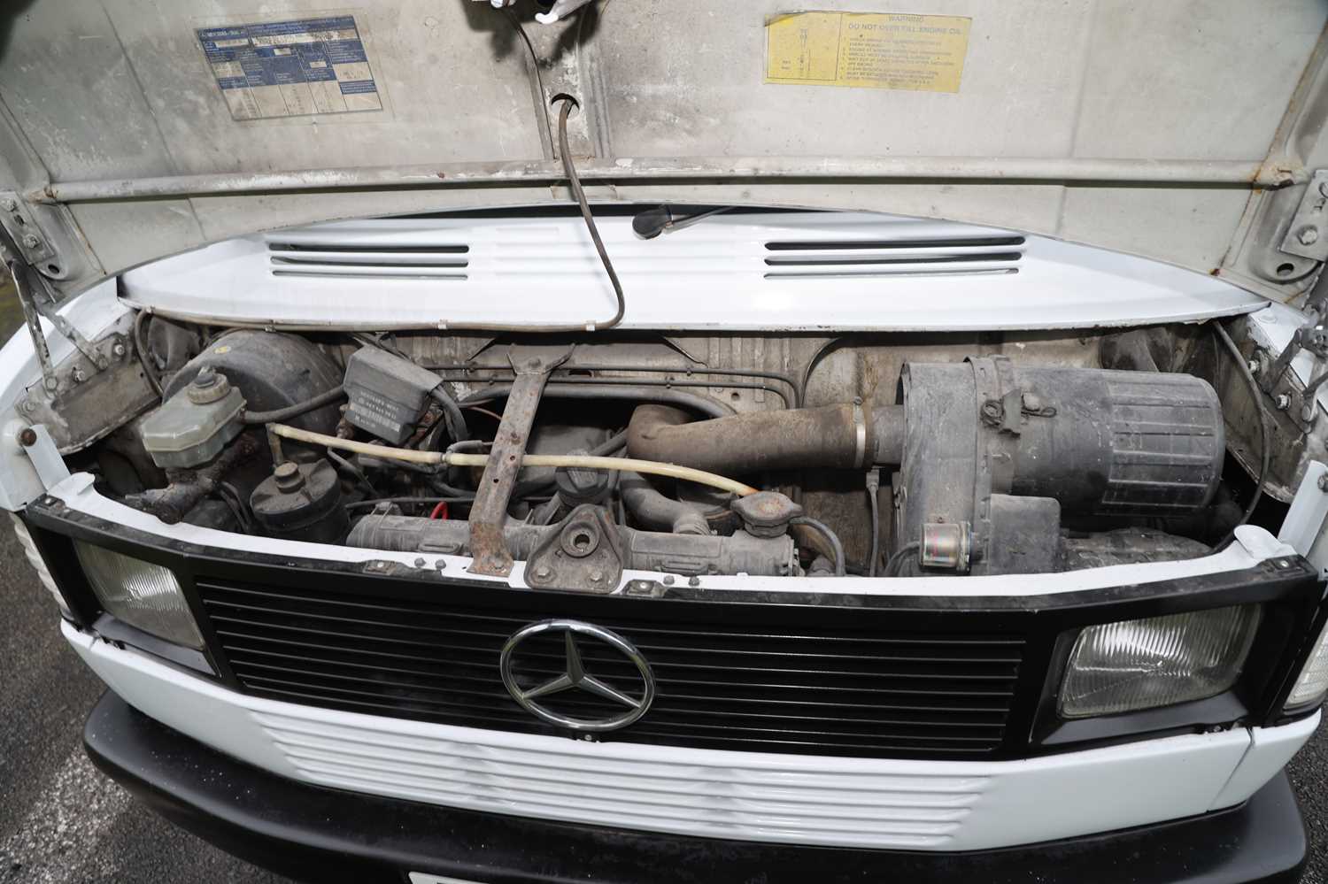 Lot 182 - 1995 Mercedes-Benz 410 D 2.9 Van