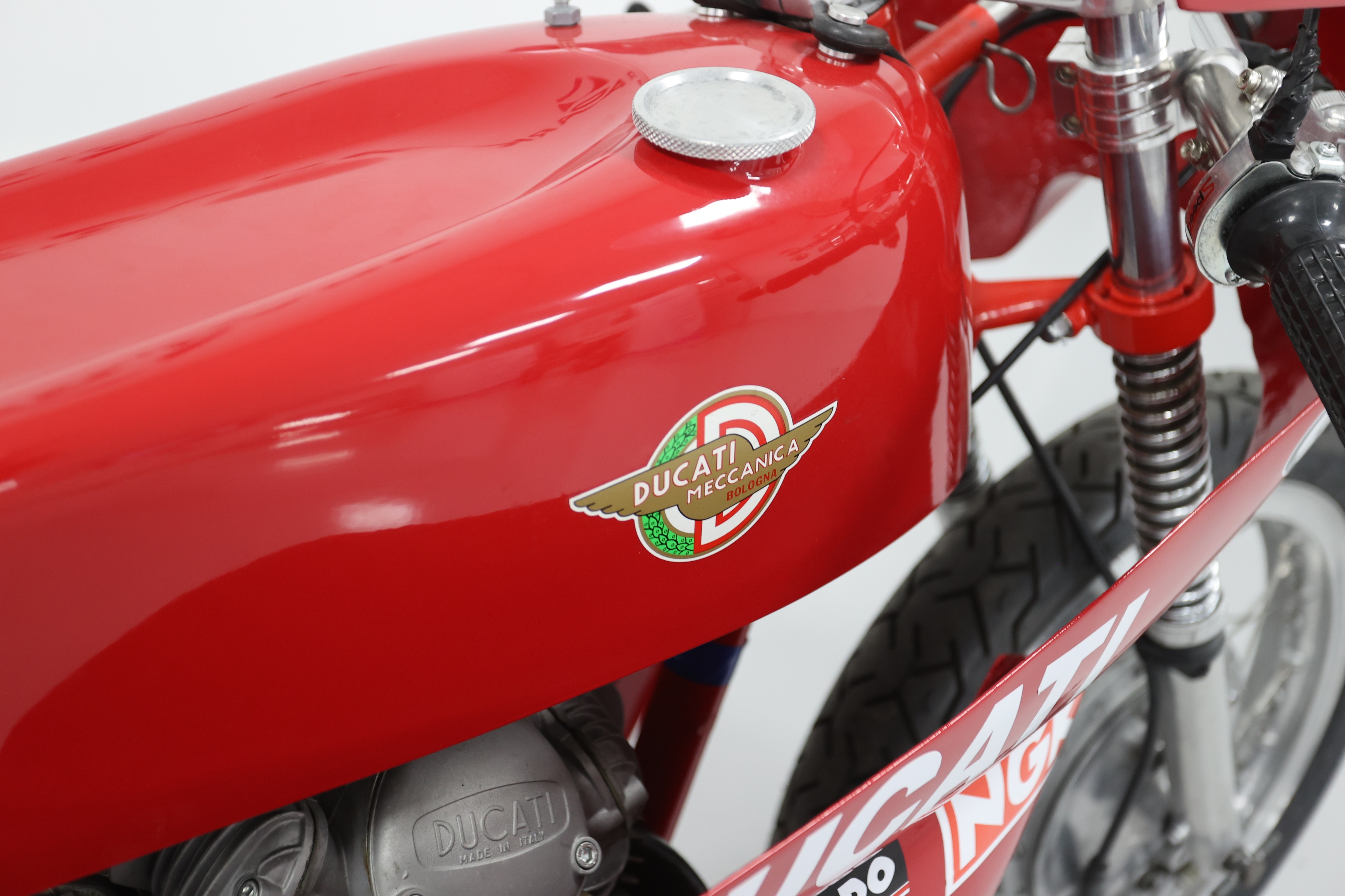 Lot 31 - 1965 Ducati Mach 1