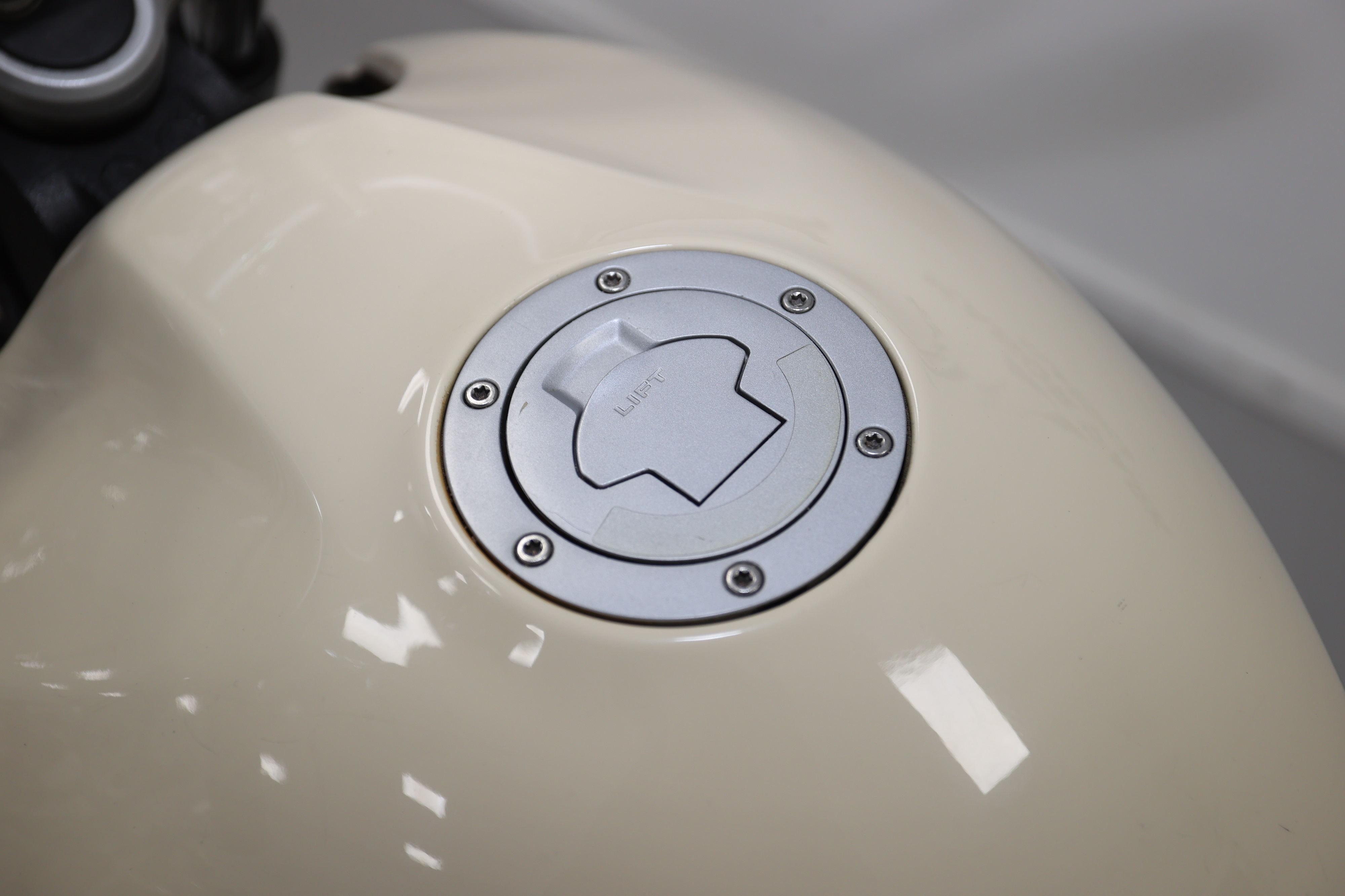 Lot 27 - 2004 BMW R1150R