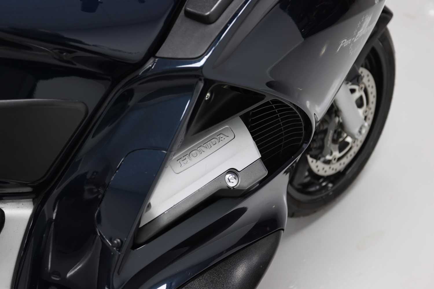 Lot 1 - 2002 Honda ST1300 Pan European