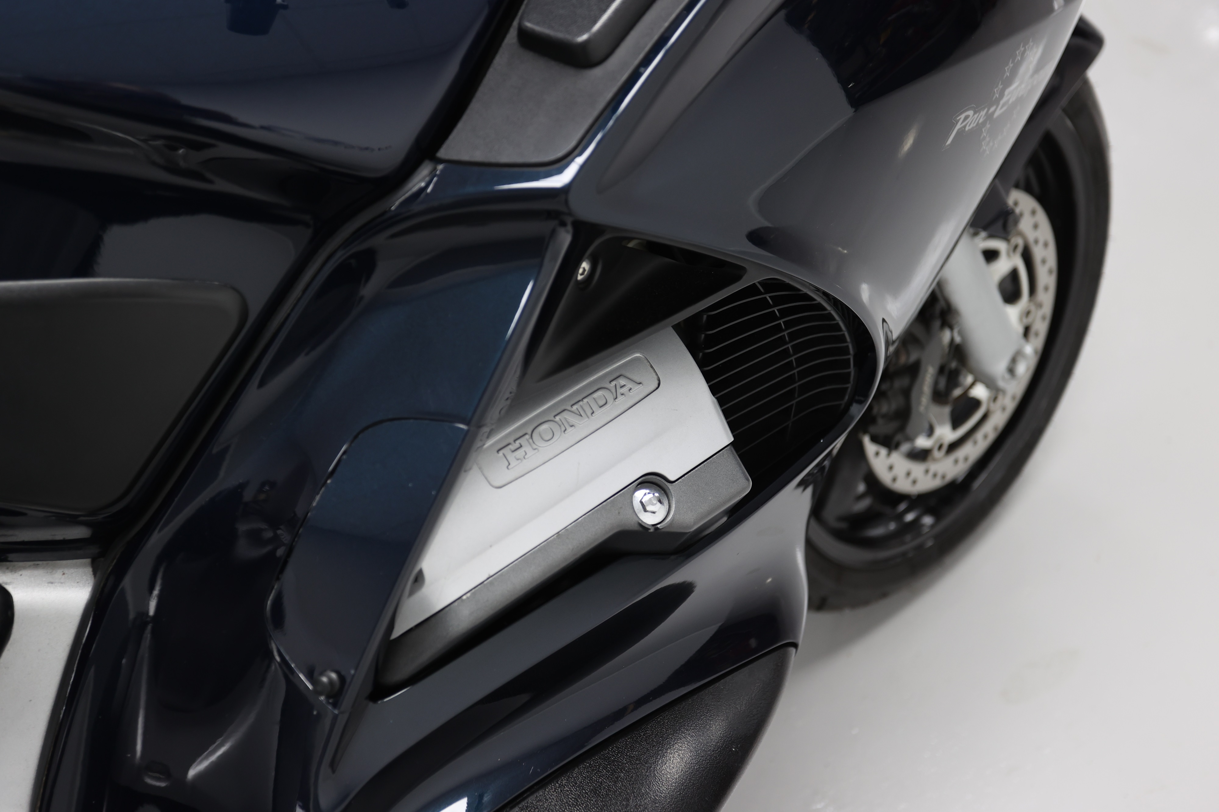 Lot 1 - 2002 Honda ST1300 Pan European