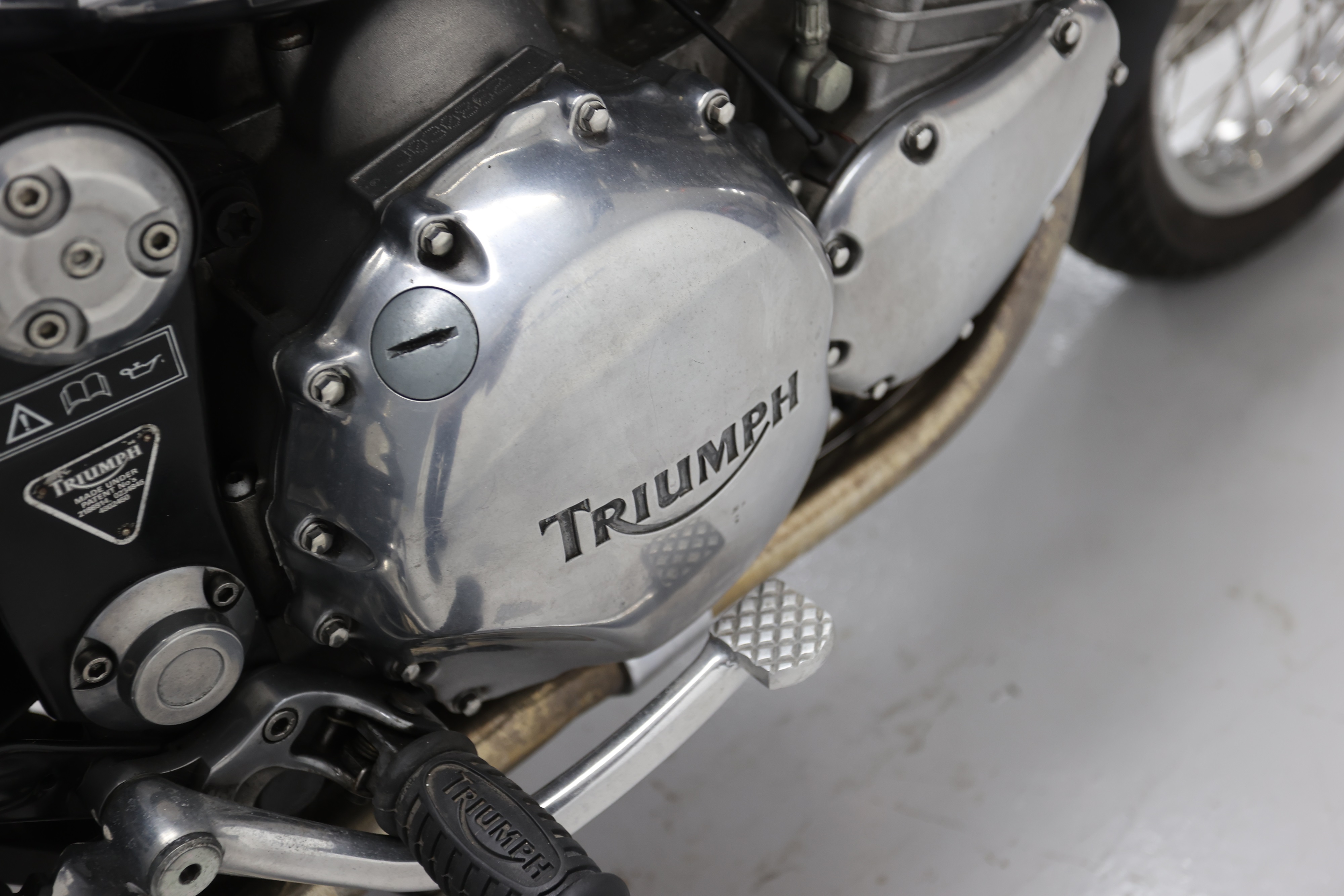 Lot 12 1996 Triumph Thunderbird 900