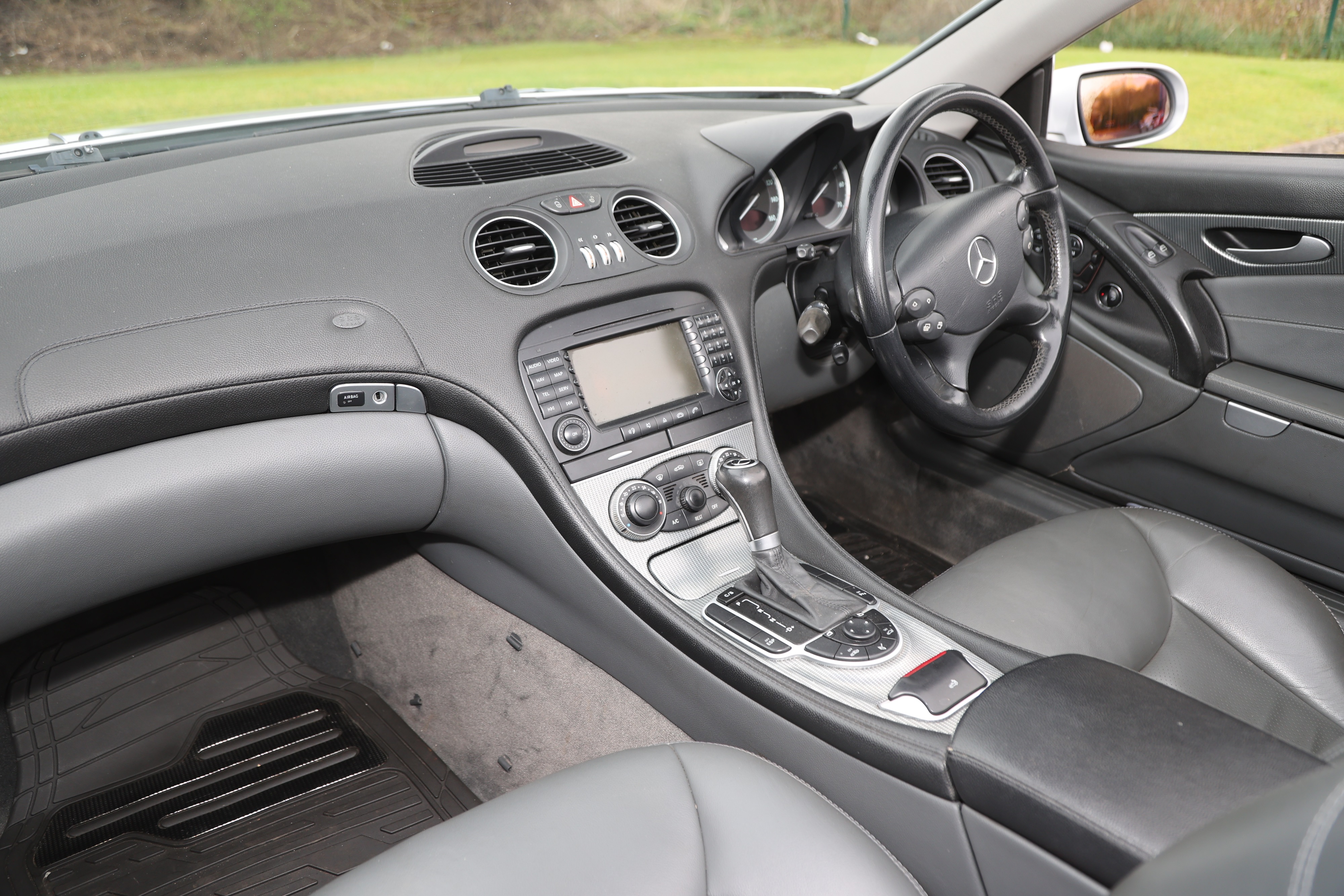 Lot 195 - 2005 Mercedes-Benz SL 350