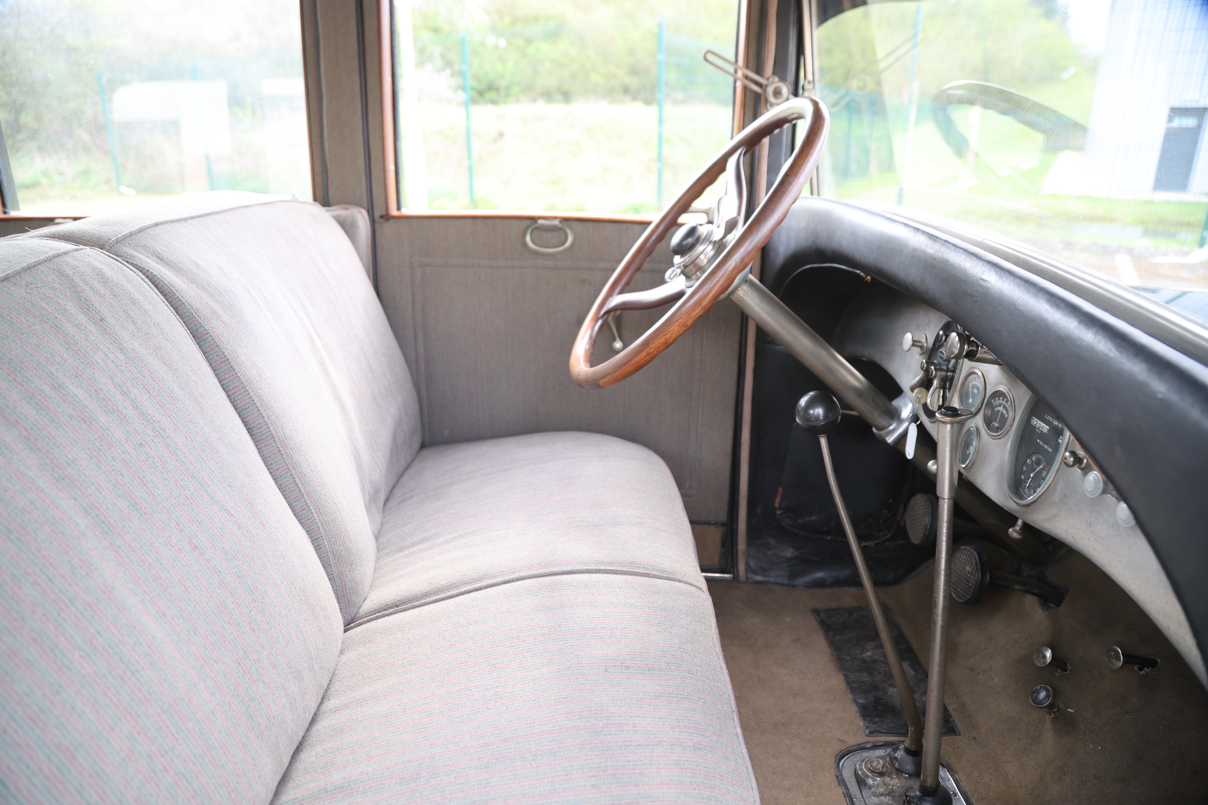 Lot 122 - 1927 Lincoln Model L Limousine