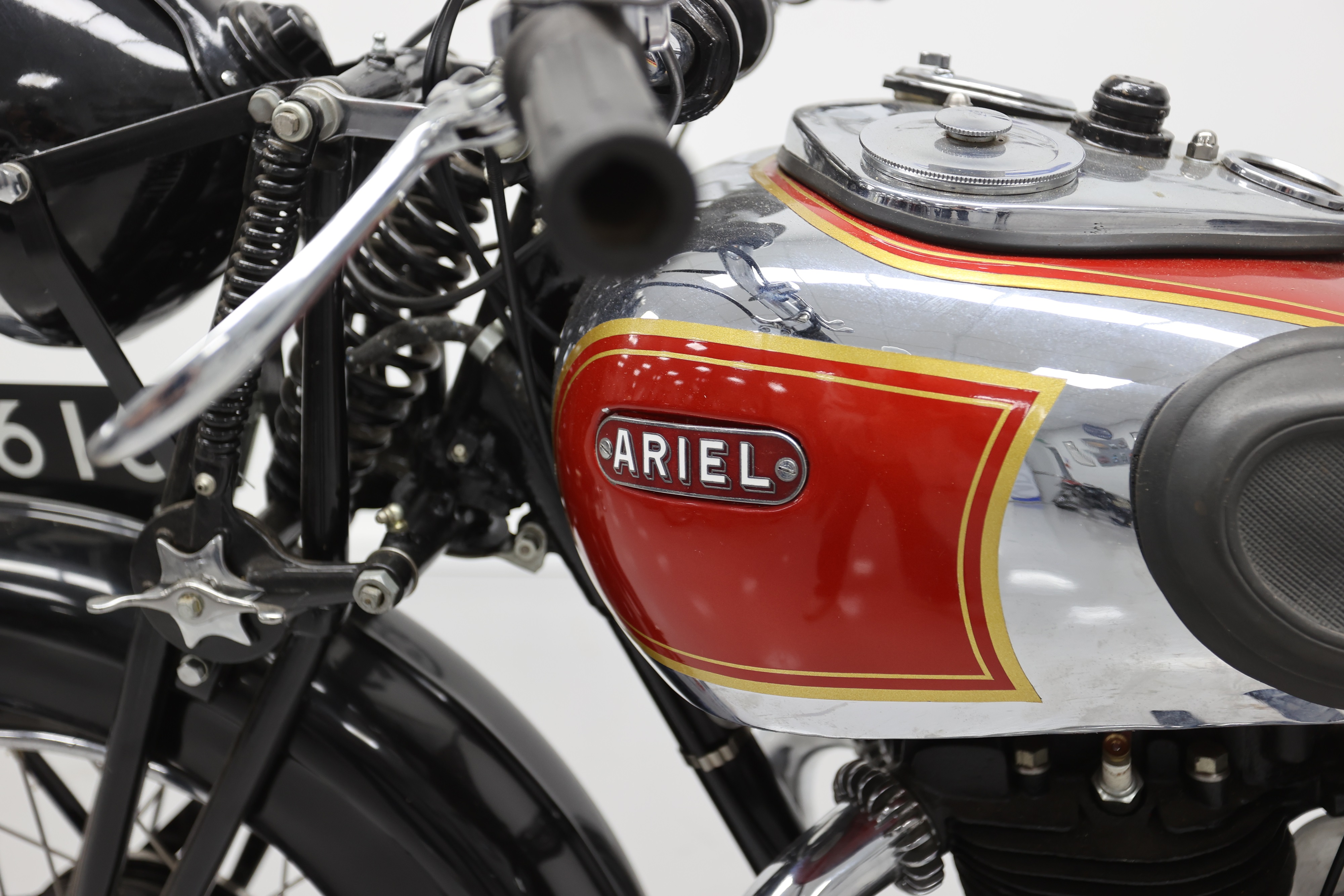 Lot 16 - 1938 Ariel VH500 Red Hunter
