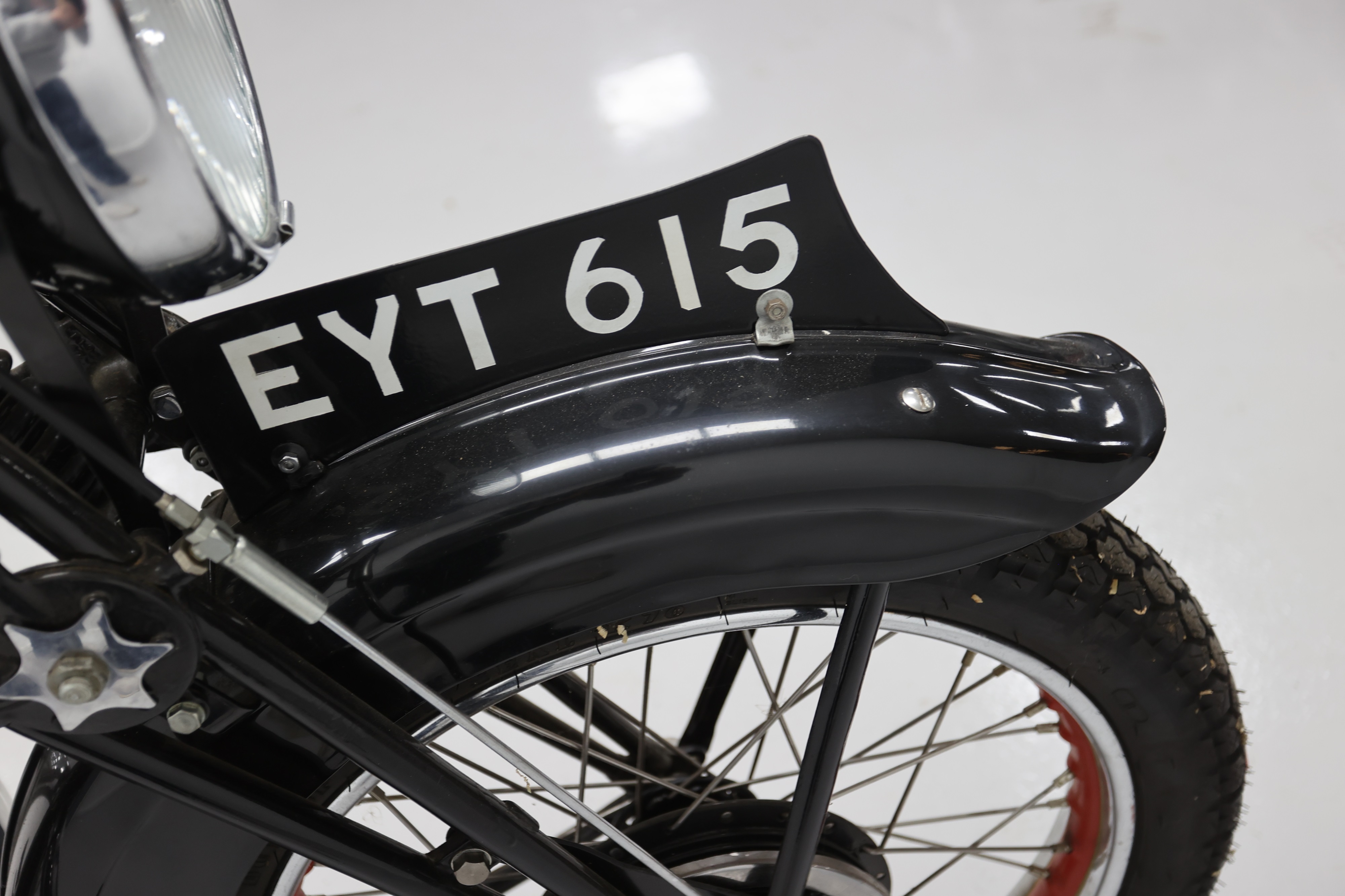 Lot 16 - 1938 Ariel VH500 Red Hunter