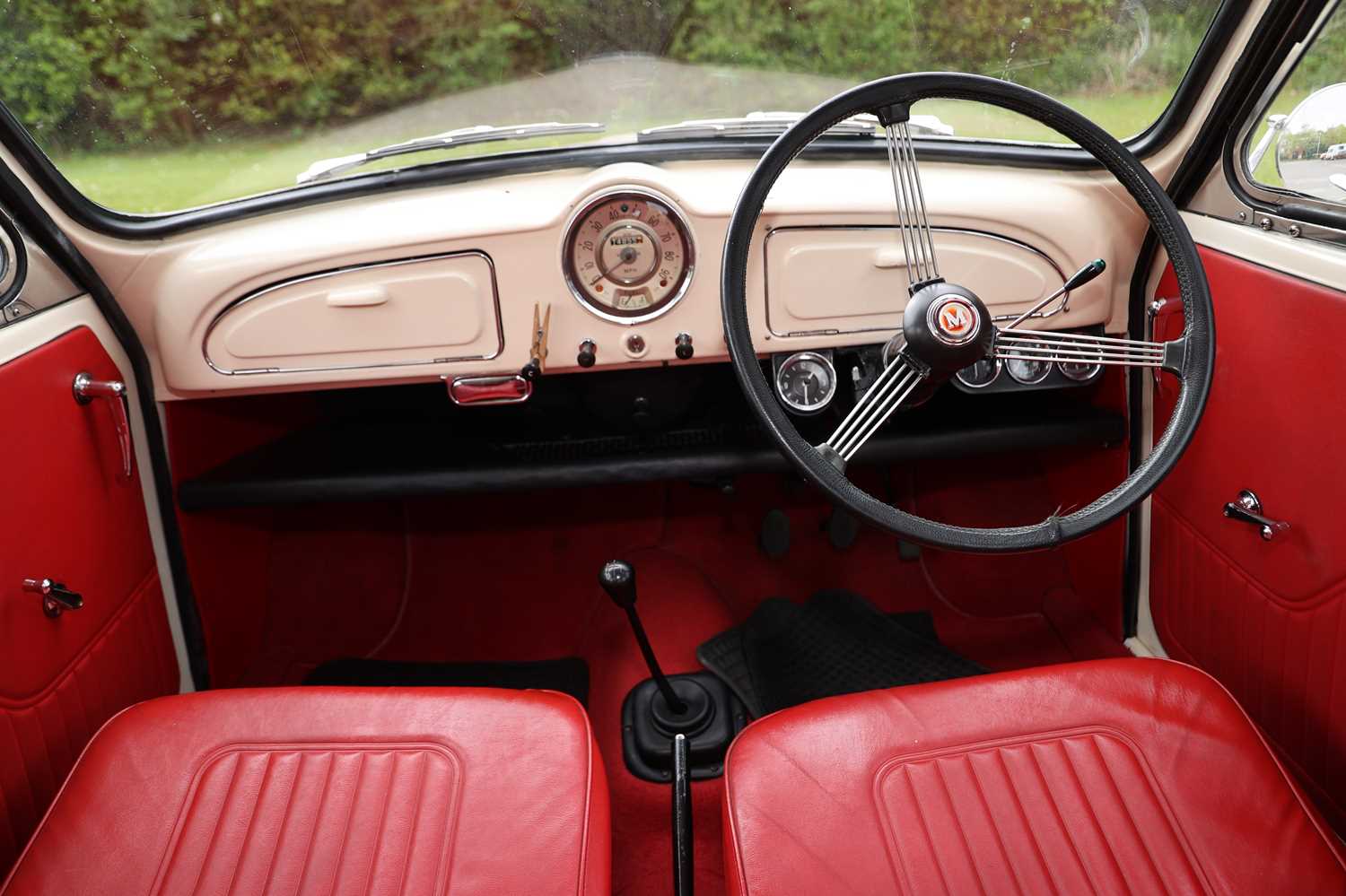 Lot 119 - 1962 Morris Minor 1000 De-Luxe Saloon