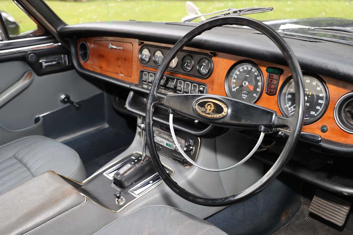 Lot 162 - 1971 Daimler Sovereign 2.8