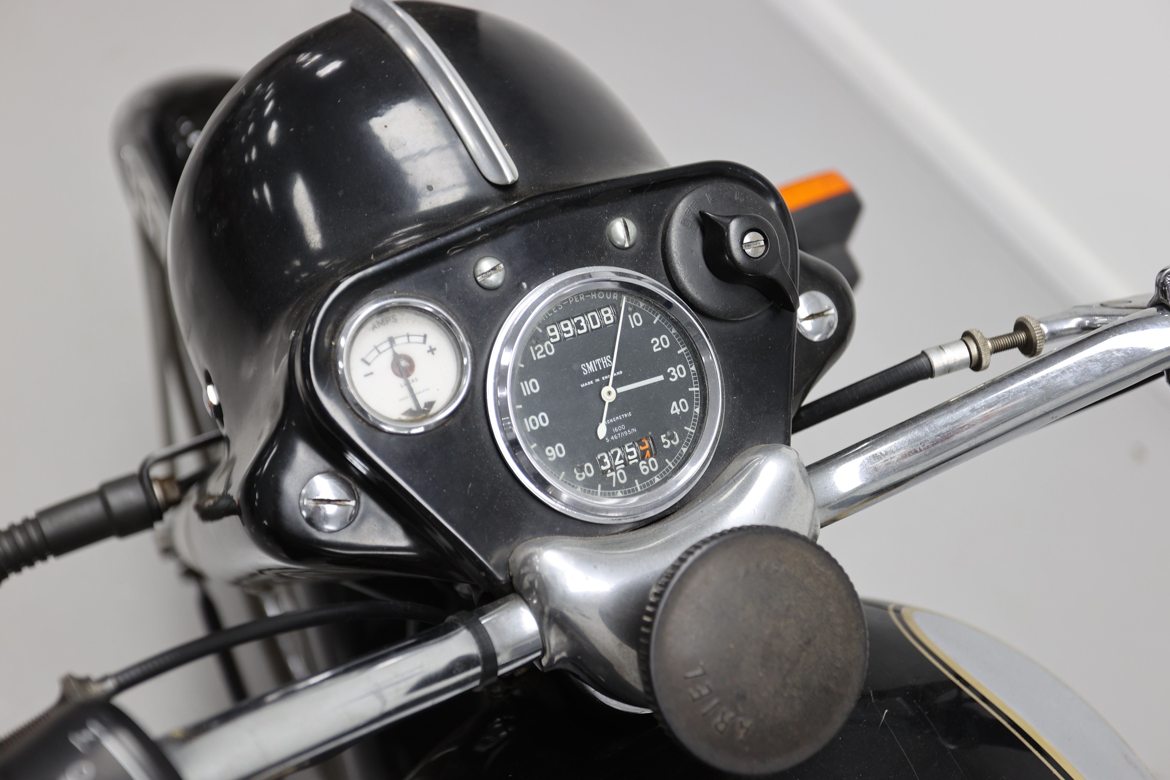 Lot 14 - 1957 Ariel Square Four