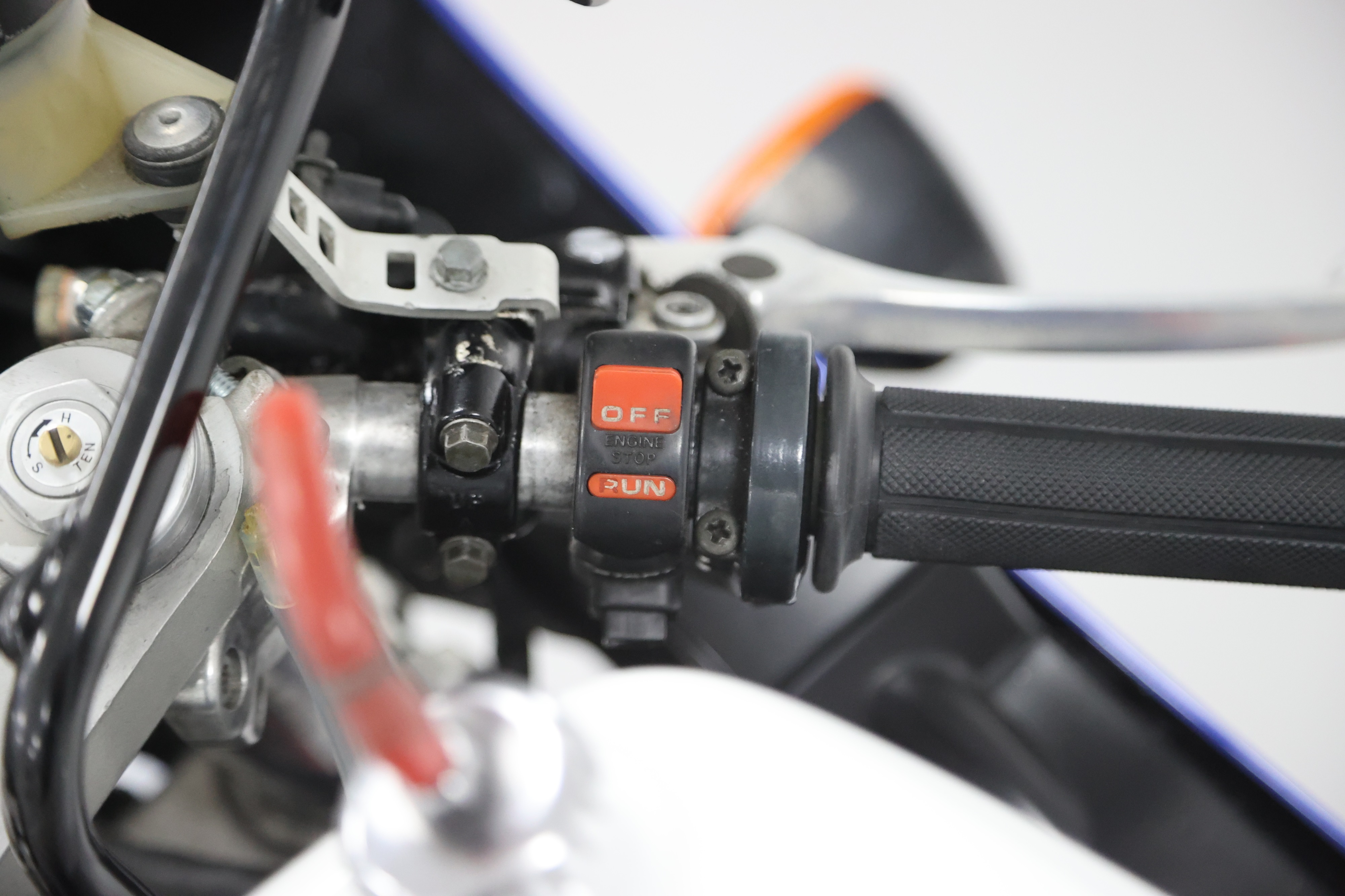 Lot 25 - 1988 Honda VFR750R RC30