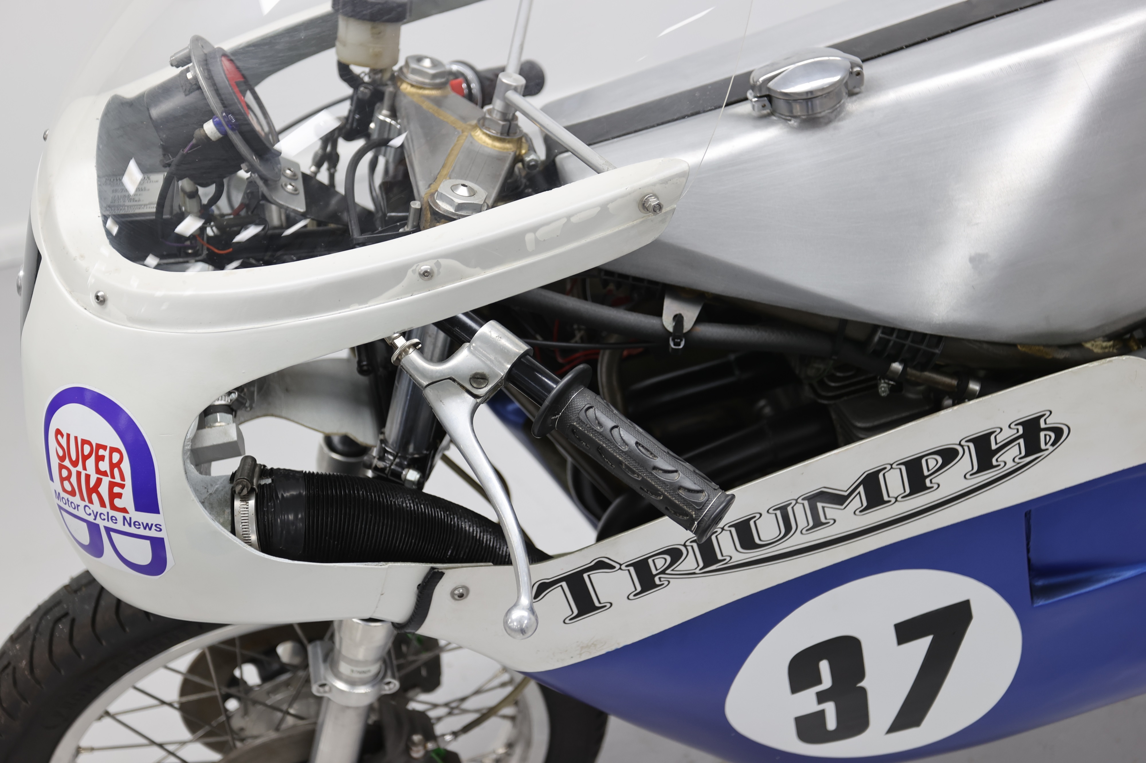 Lot 19 - 2017 Triumph Trident Rob North Replica