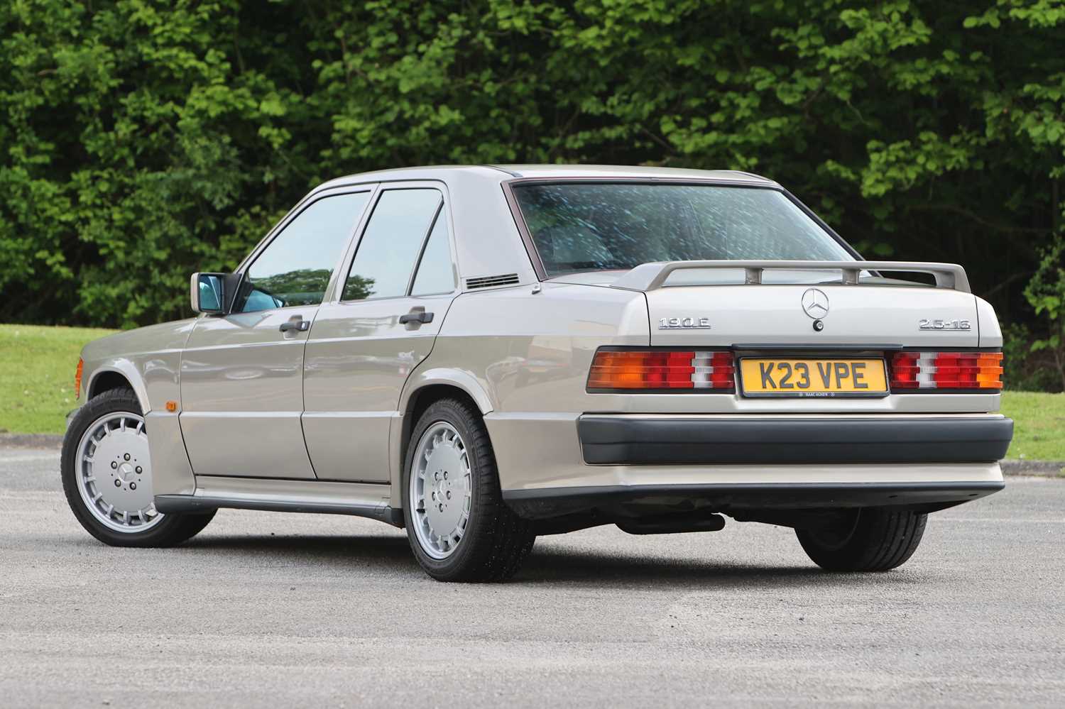 Lot 128 - 1992 Mercedes-Benz 190 E 2.5