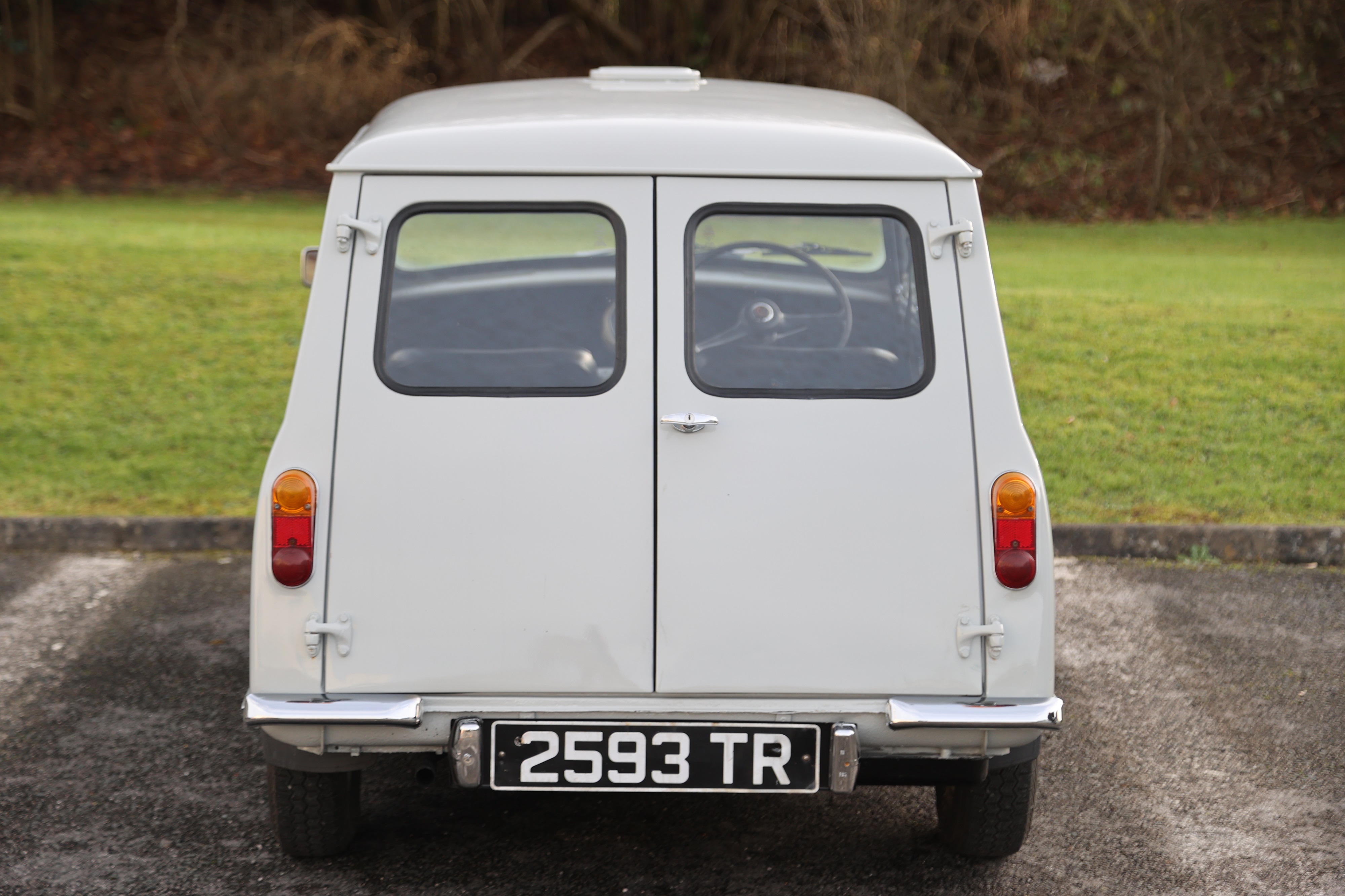 Lot 177 - 1961 Morris Mini Van