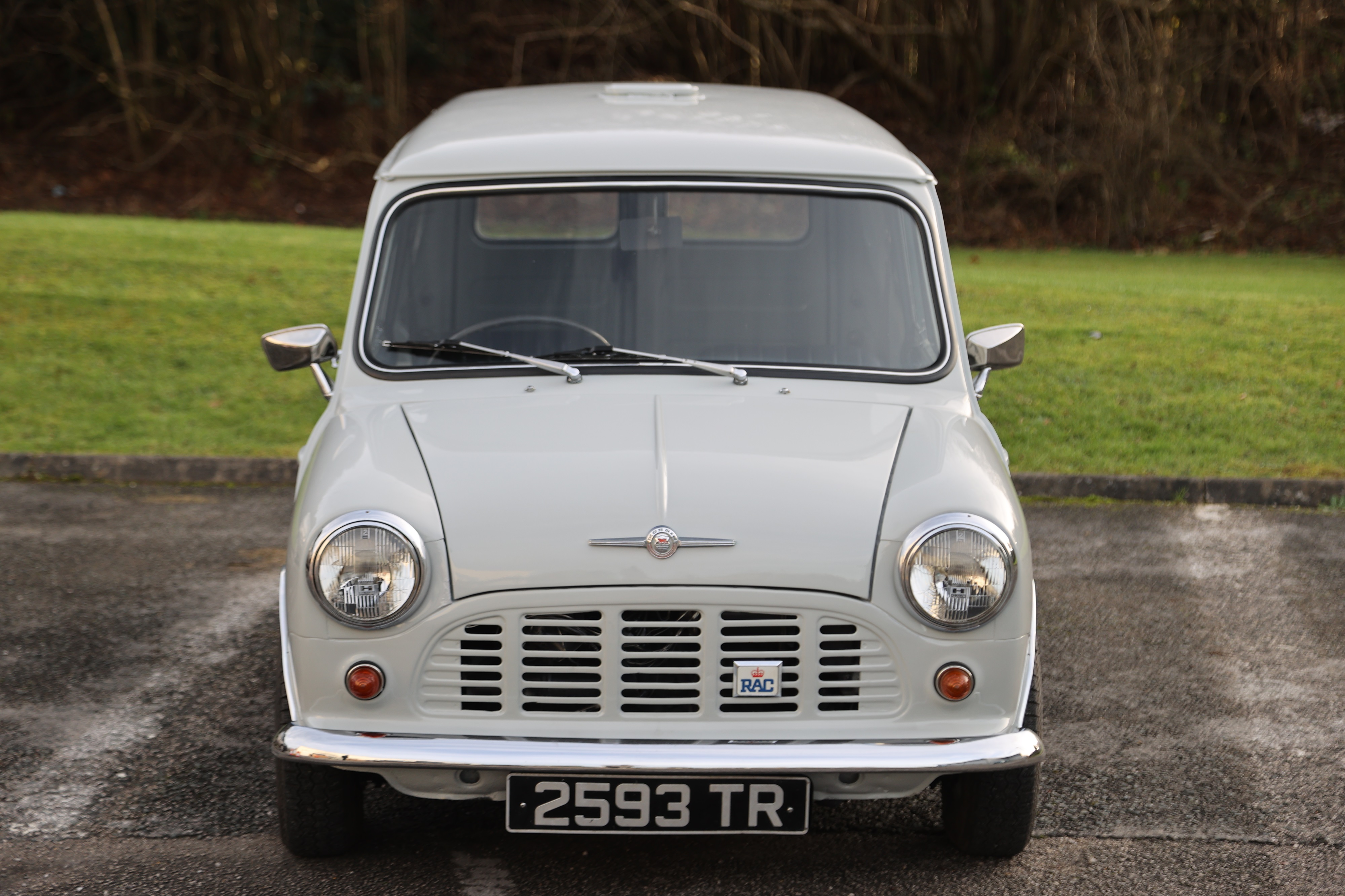 Lot 177 - 1961 Morris Mini Van