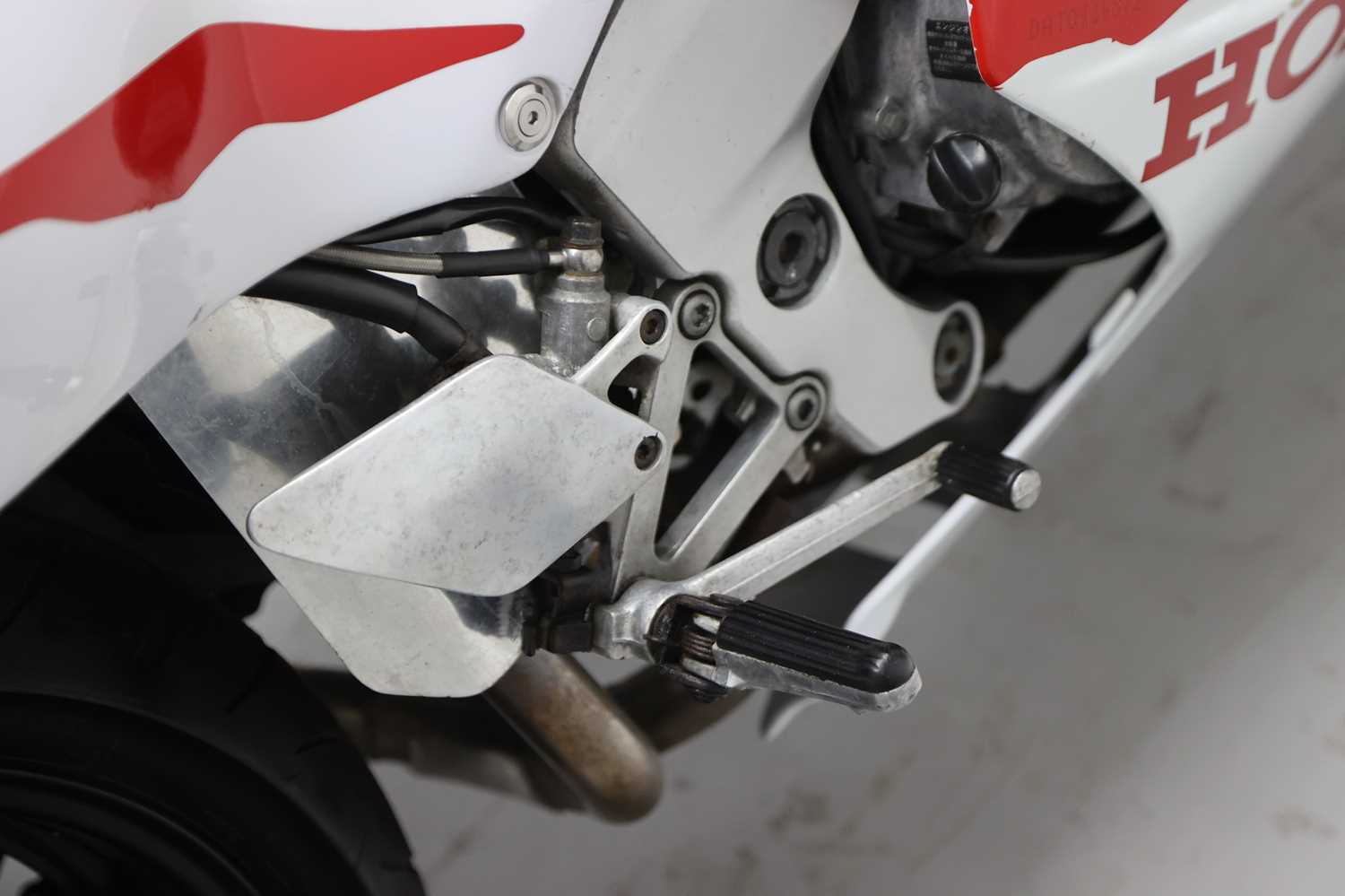 Lot 12 - 1994 Honda RVF400