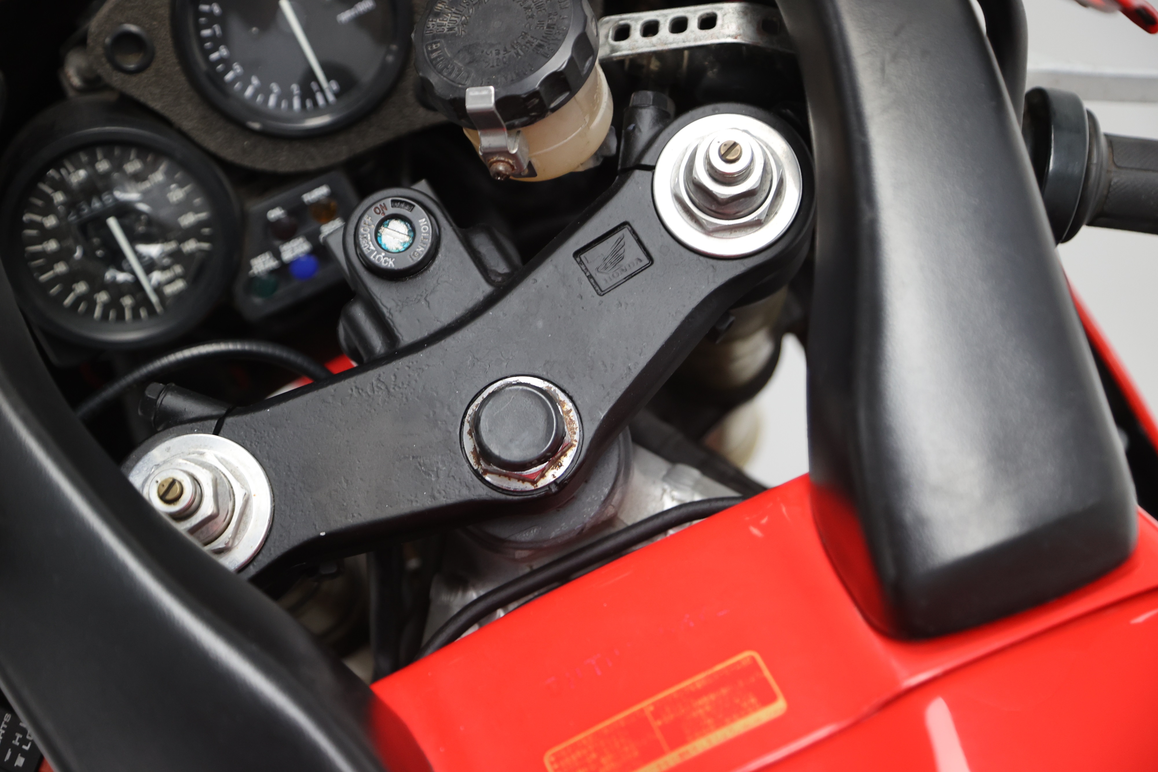 Lot 12 - 1994 Honda RVF400