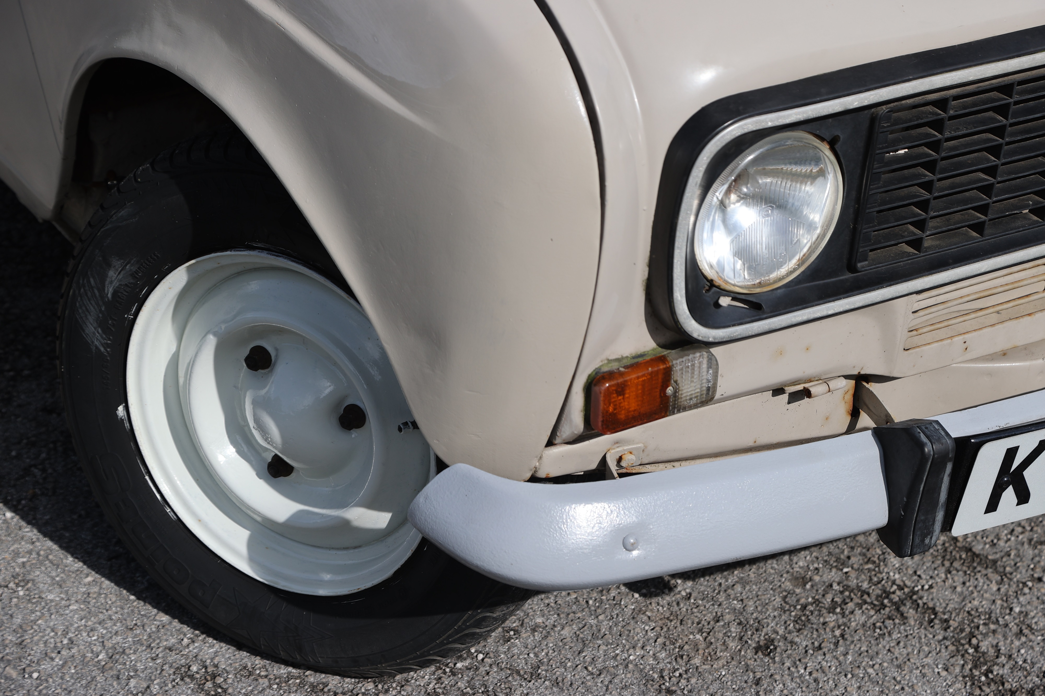 Lot 204 - 1979 Renault 4 Pickup