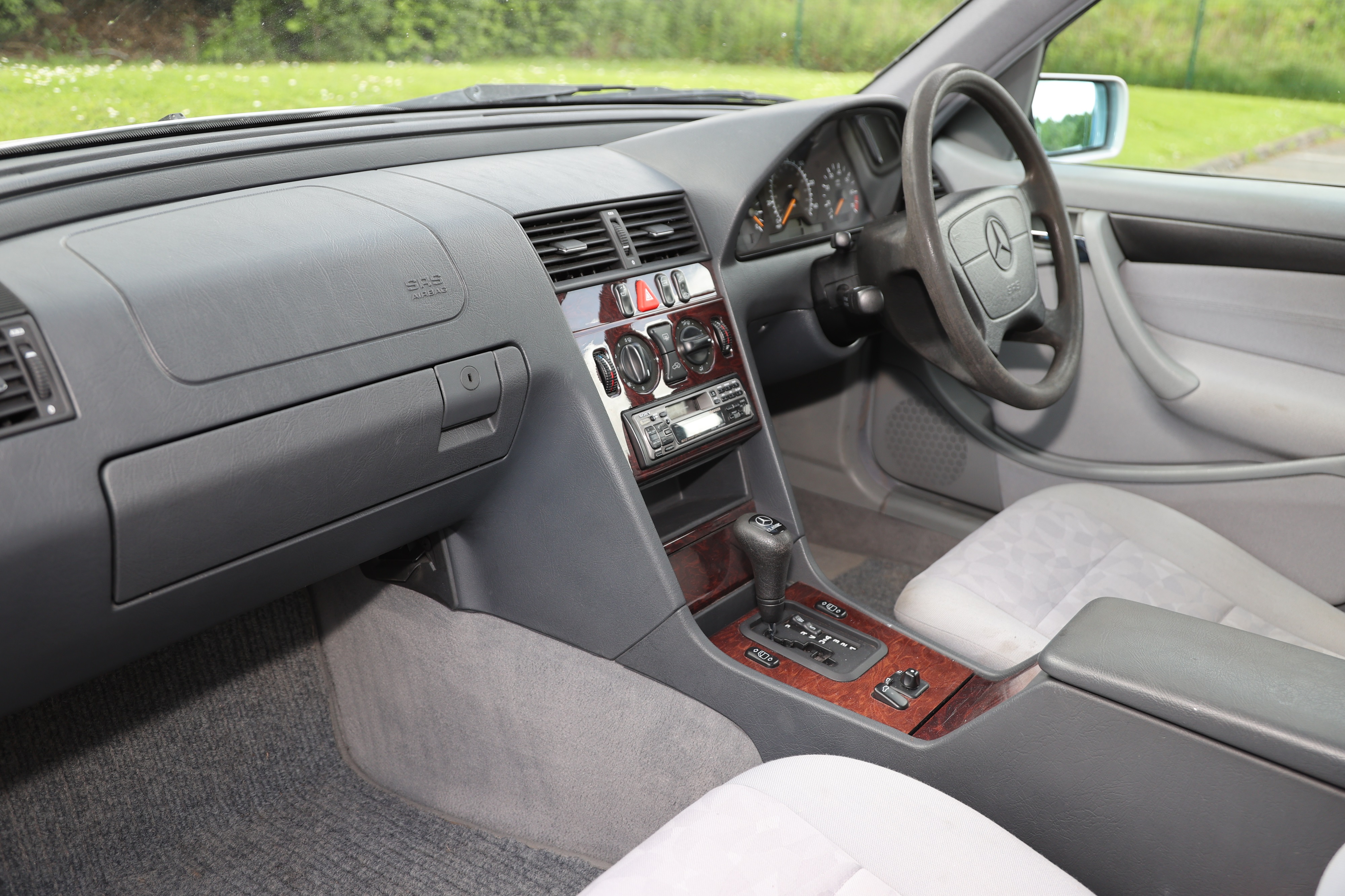 Lot 202 - 1998 Mercedes-Benz C 180 Classic