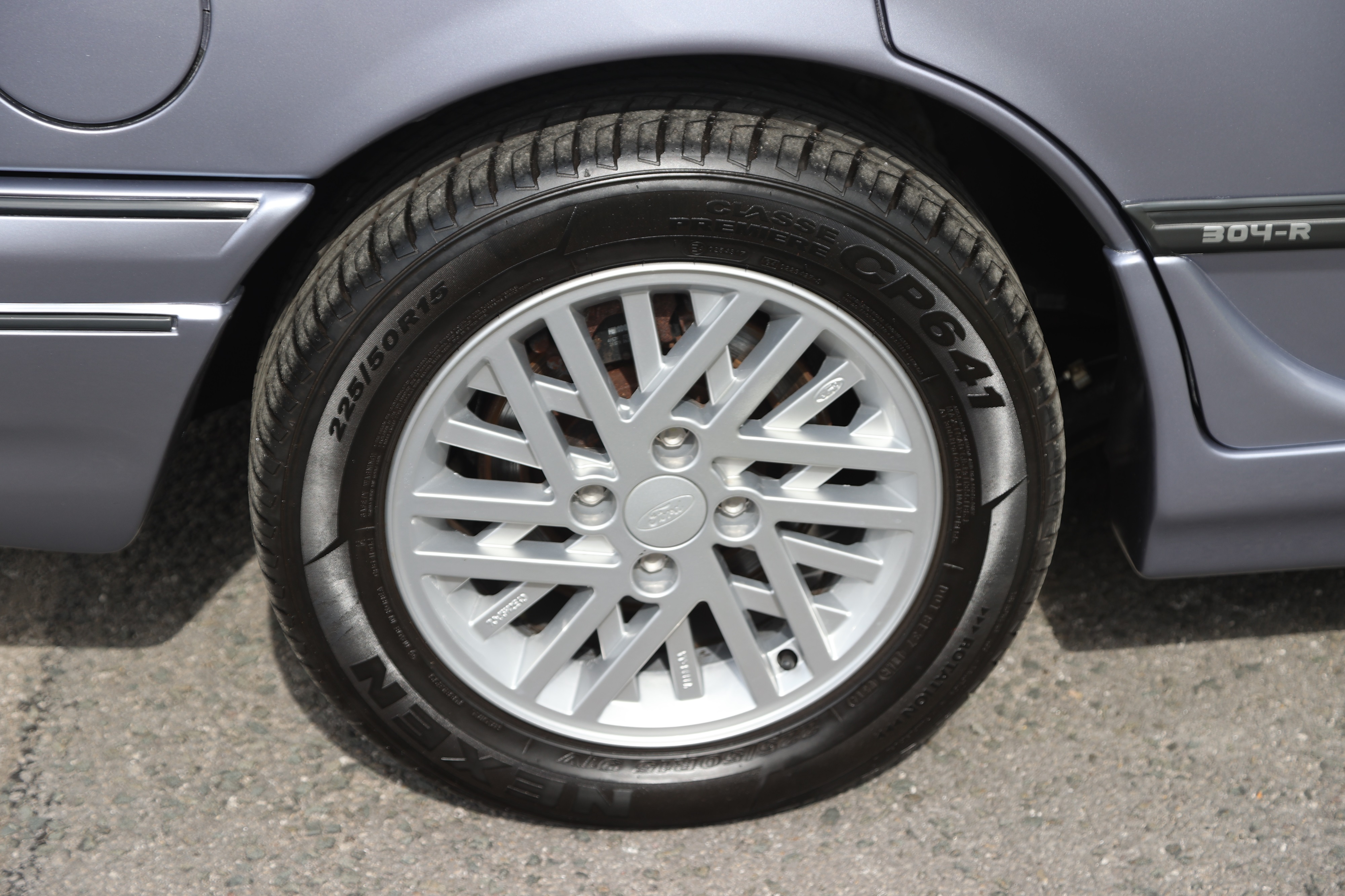 Lot 130 - 1990 Ford Sierra RS Cosworth Sapphire 304