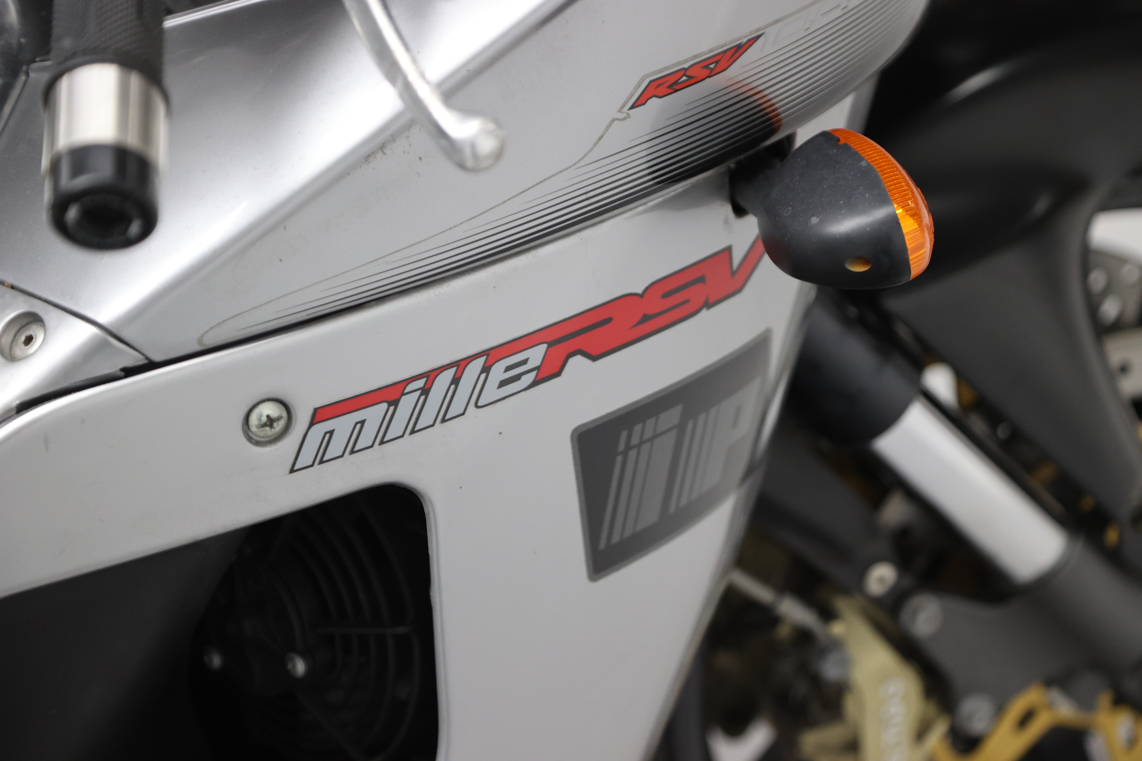 Lot 9 - 2003 Aprilia RSV Mille