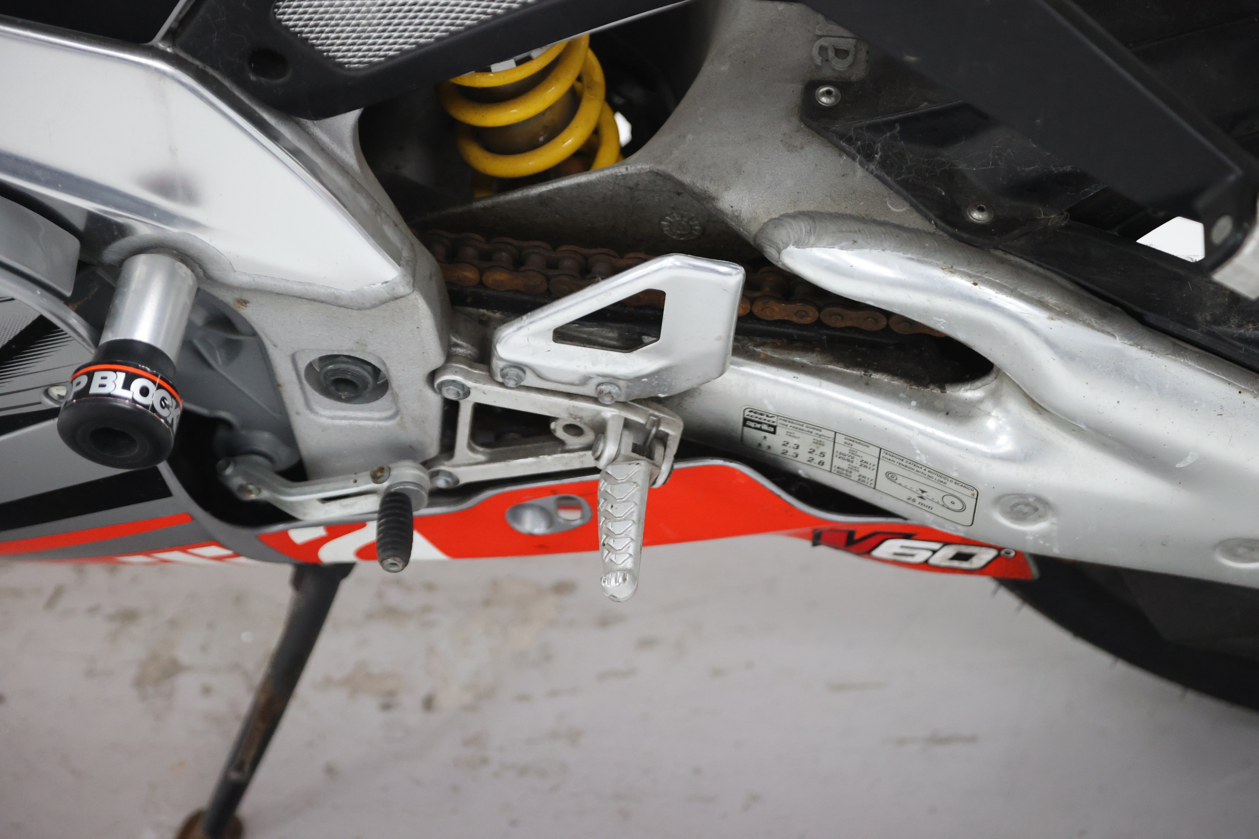 Lot 9 - 2003 Aprilia RSV Mille
