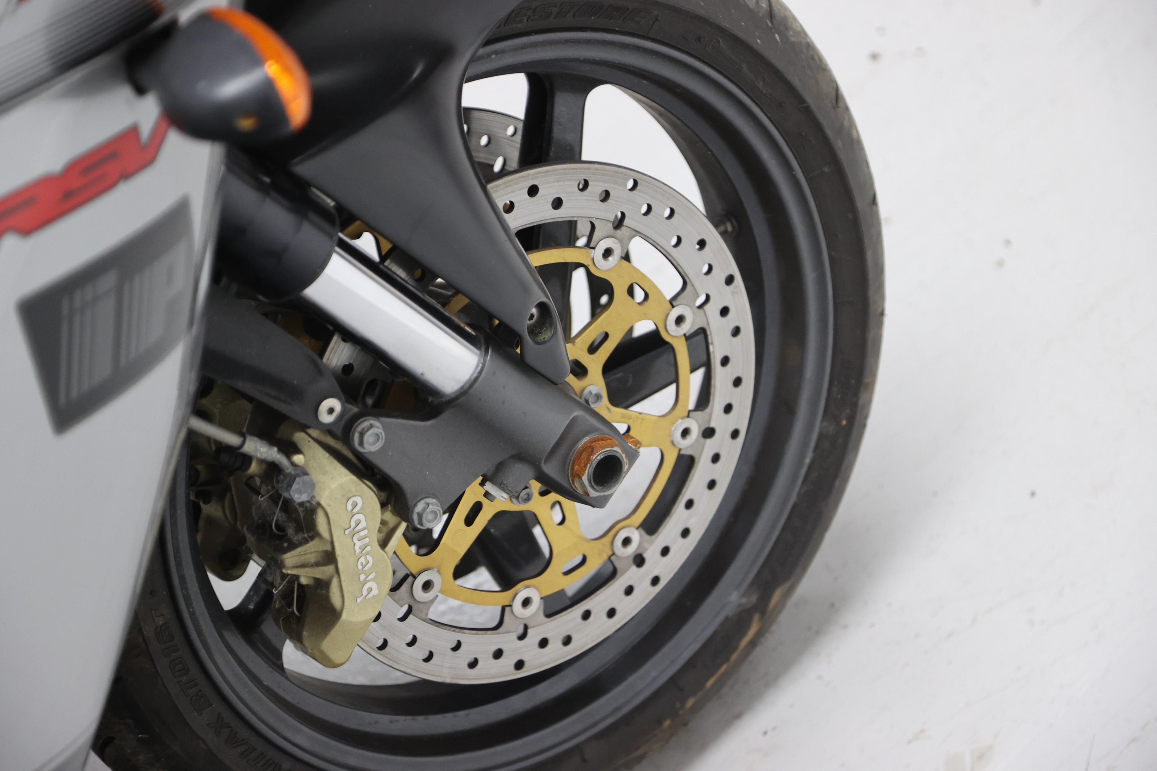 Lot 9 - 2003 Aprilia RSV Mille