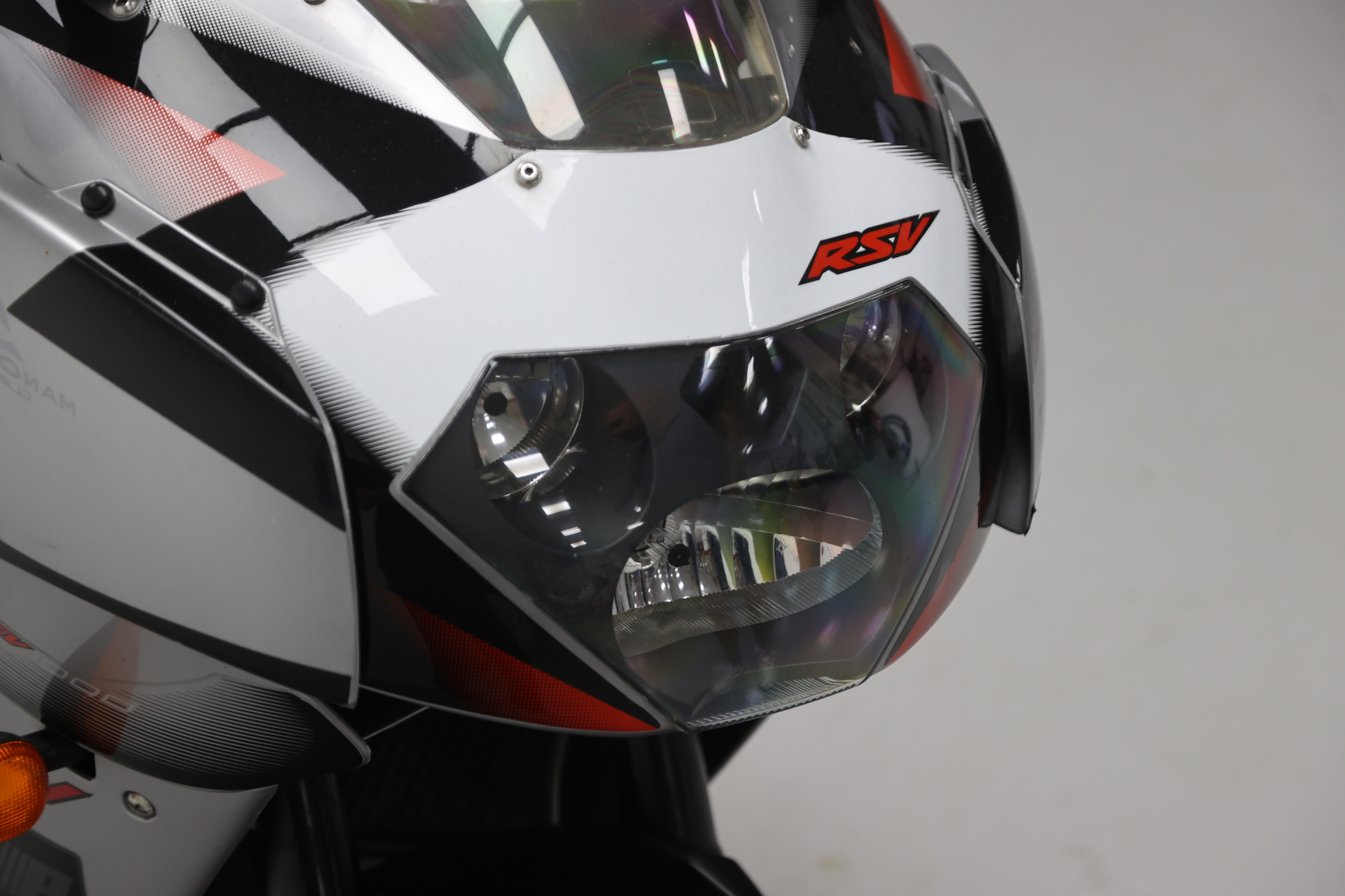 Lot 9 - 2003 Aprilia RSV Mille