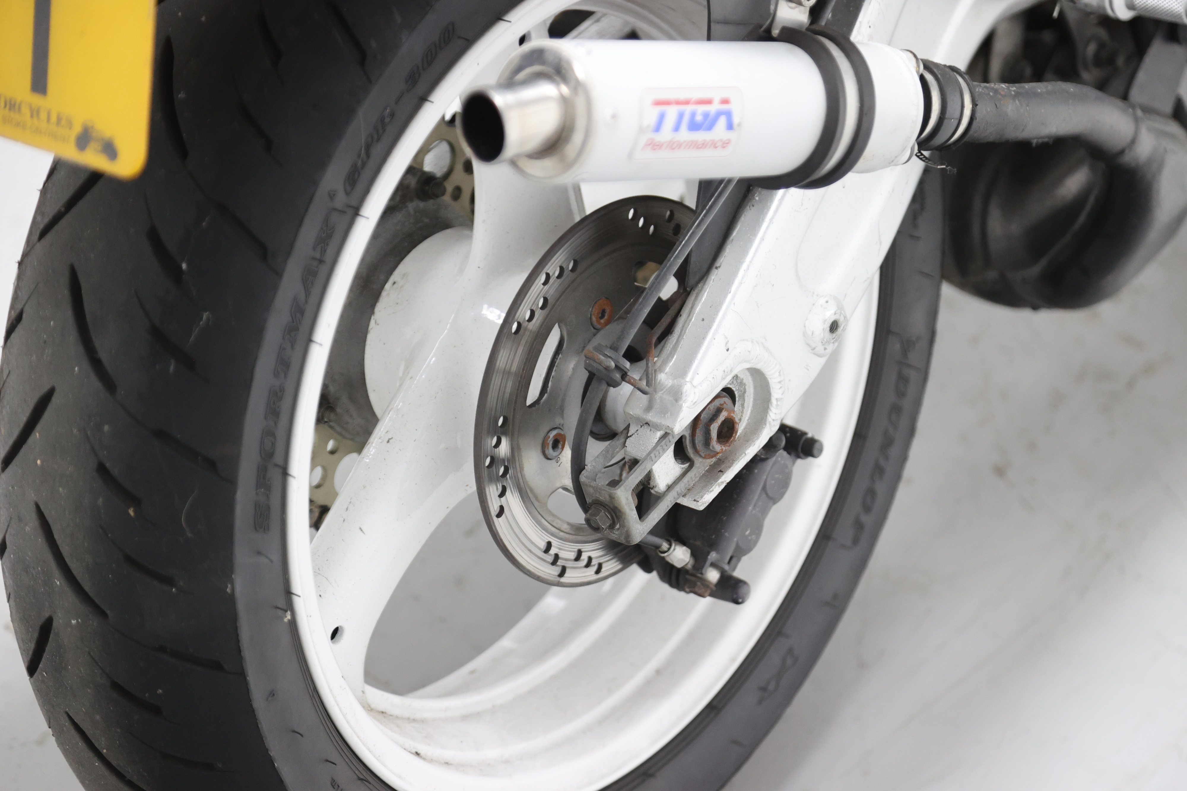 Lot 263 - 1990 Suzuki RGV250