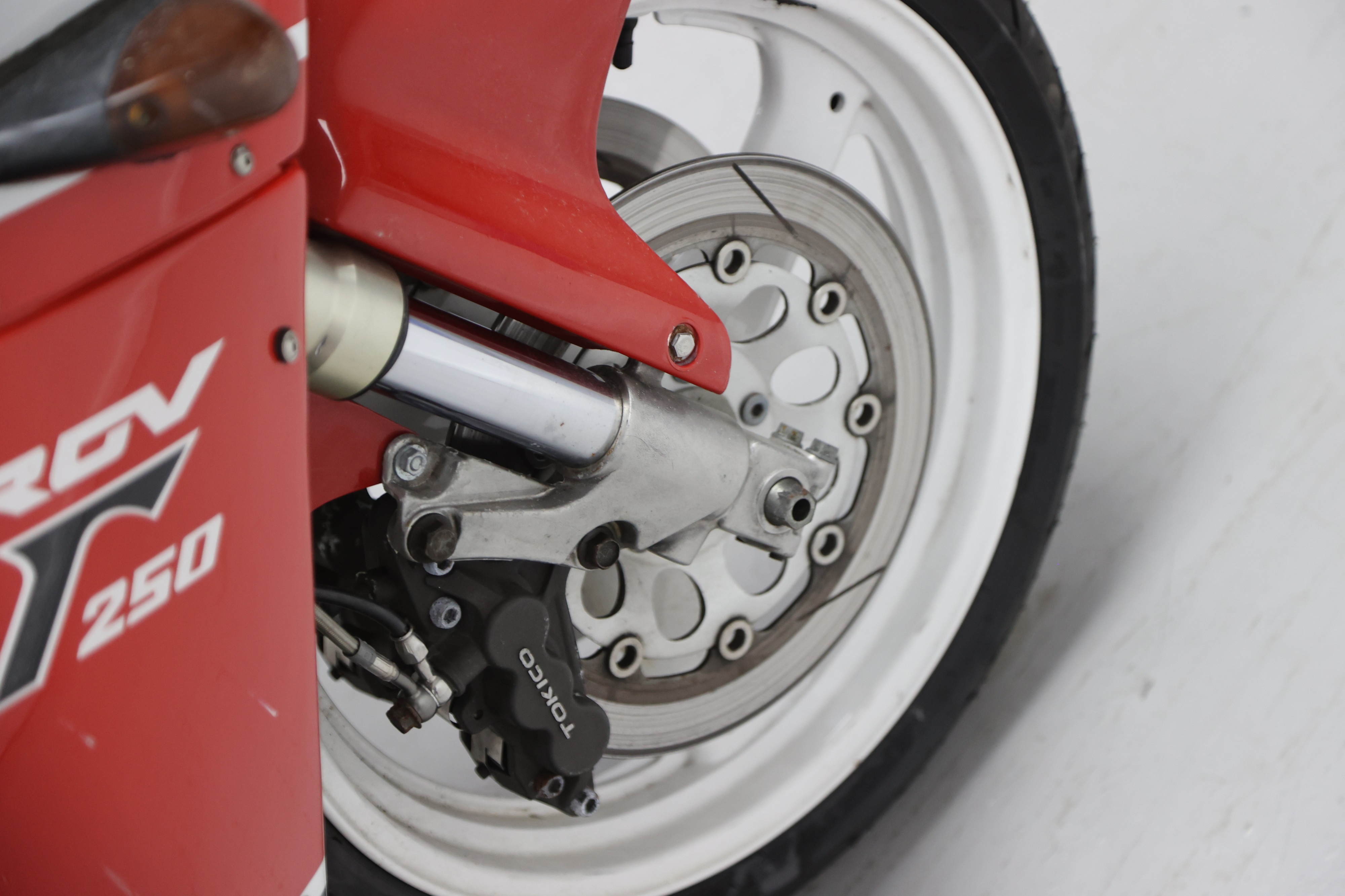 Lot 263 - 1990 Suzuki RGV250