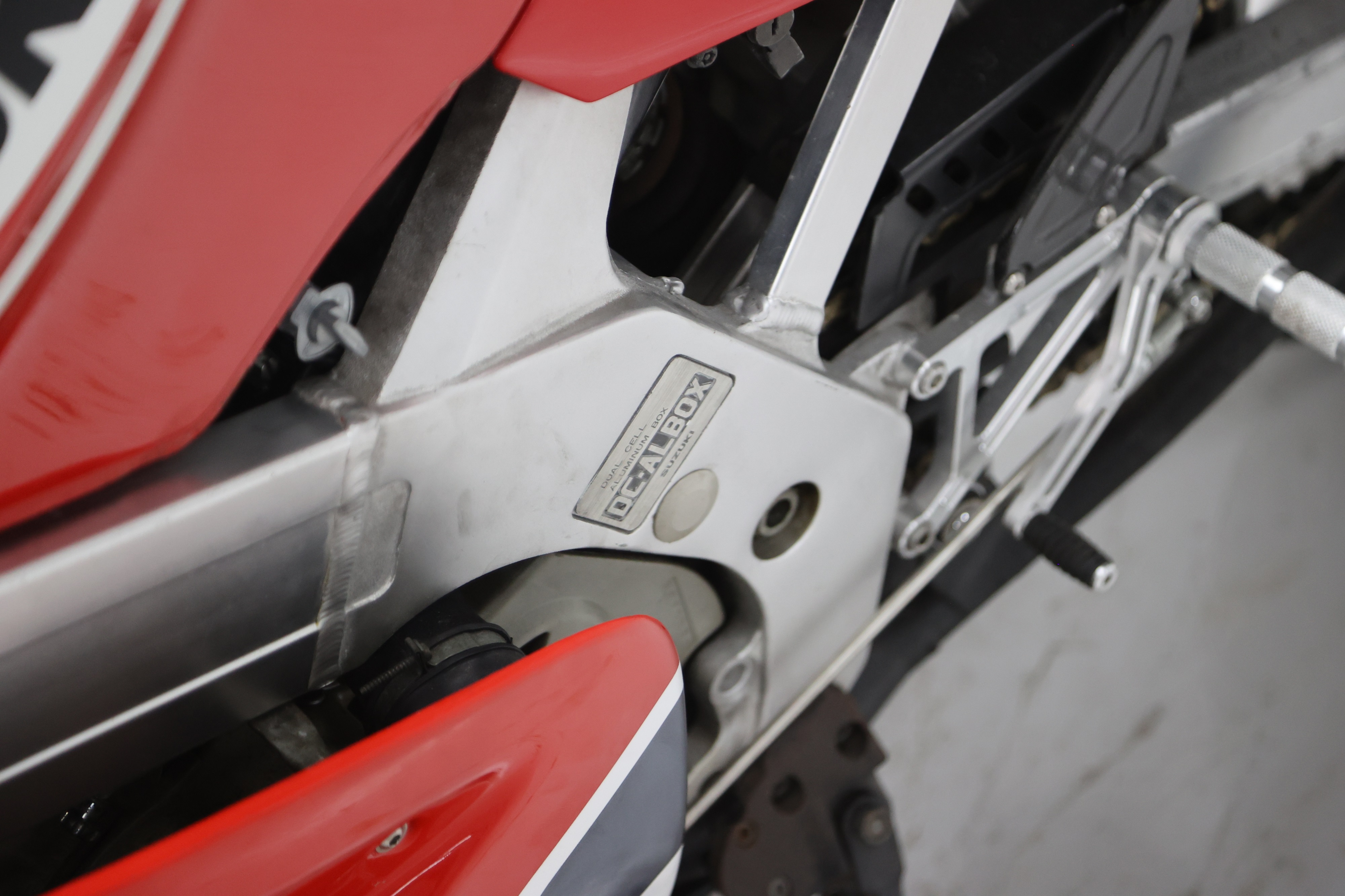 Lot 263 - 1990 Suzuki RGV250