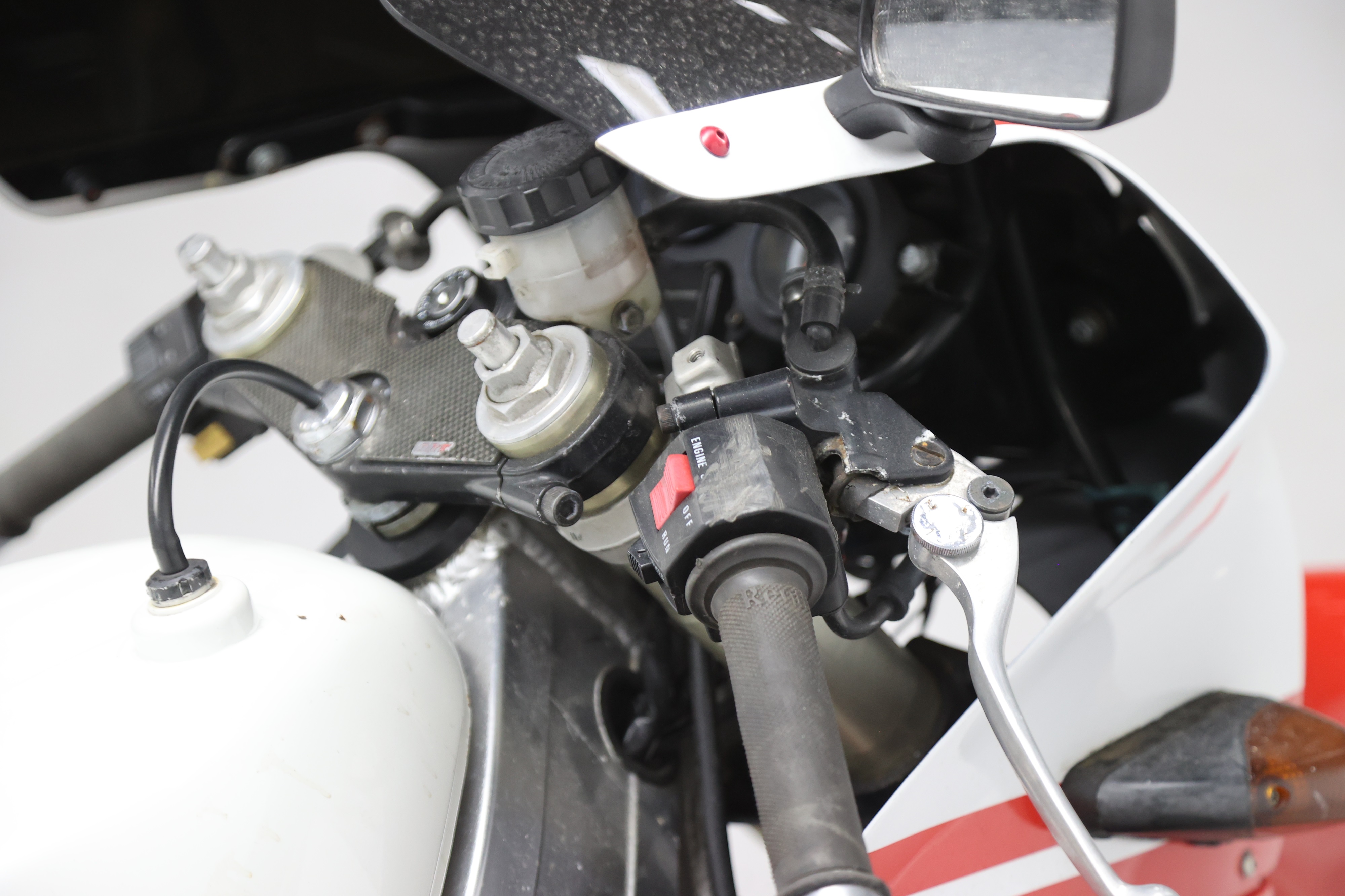 Lot 263 - 1990 Suzuki RGV250