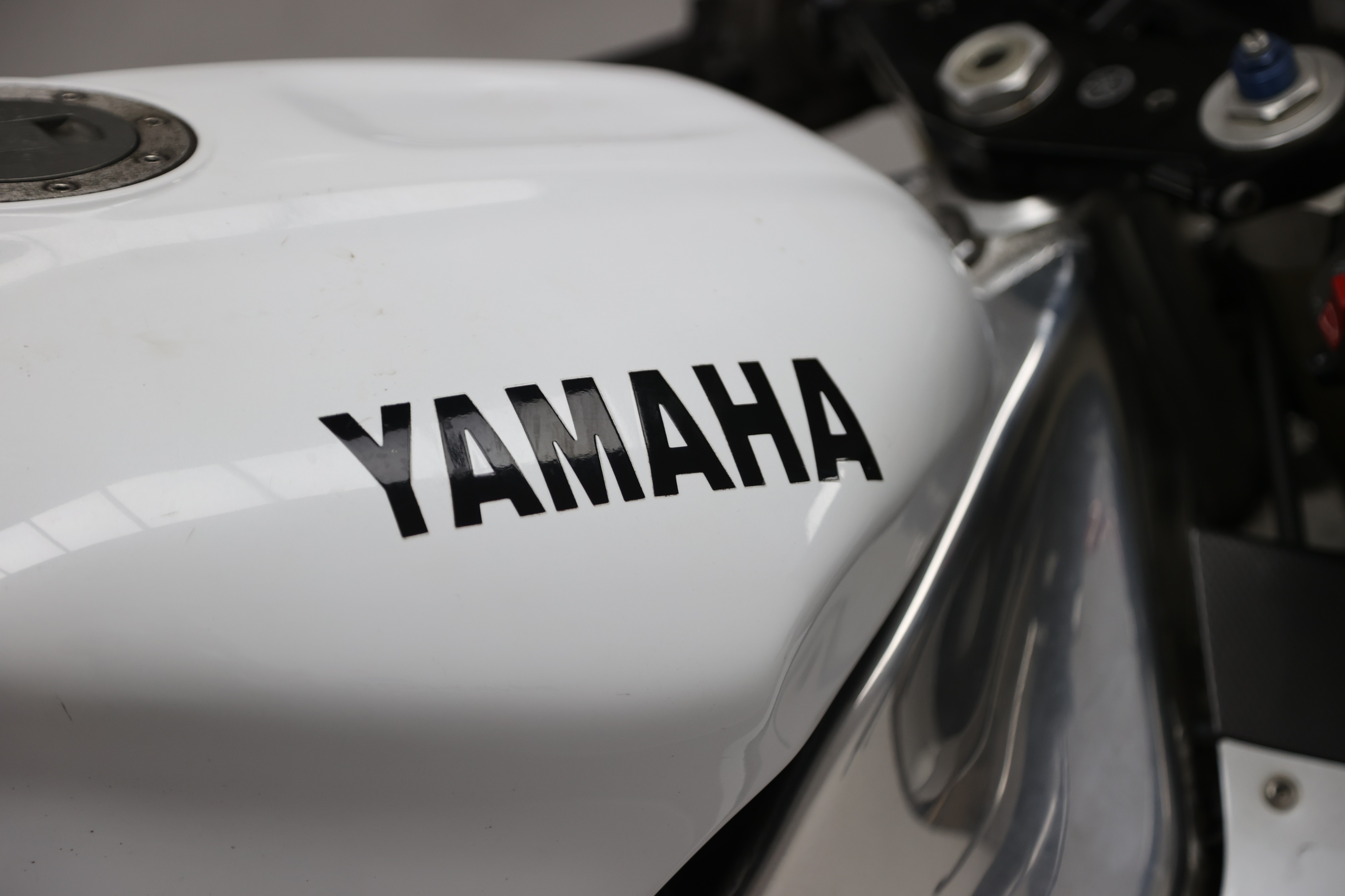 Lot 238 - 1998 Yamaha YZF-R1