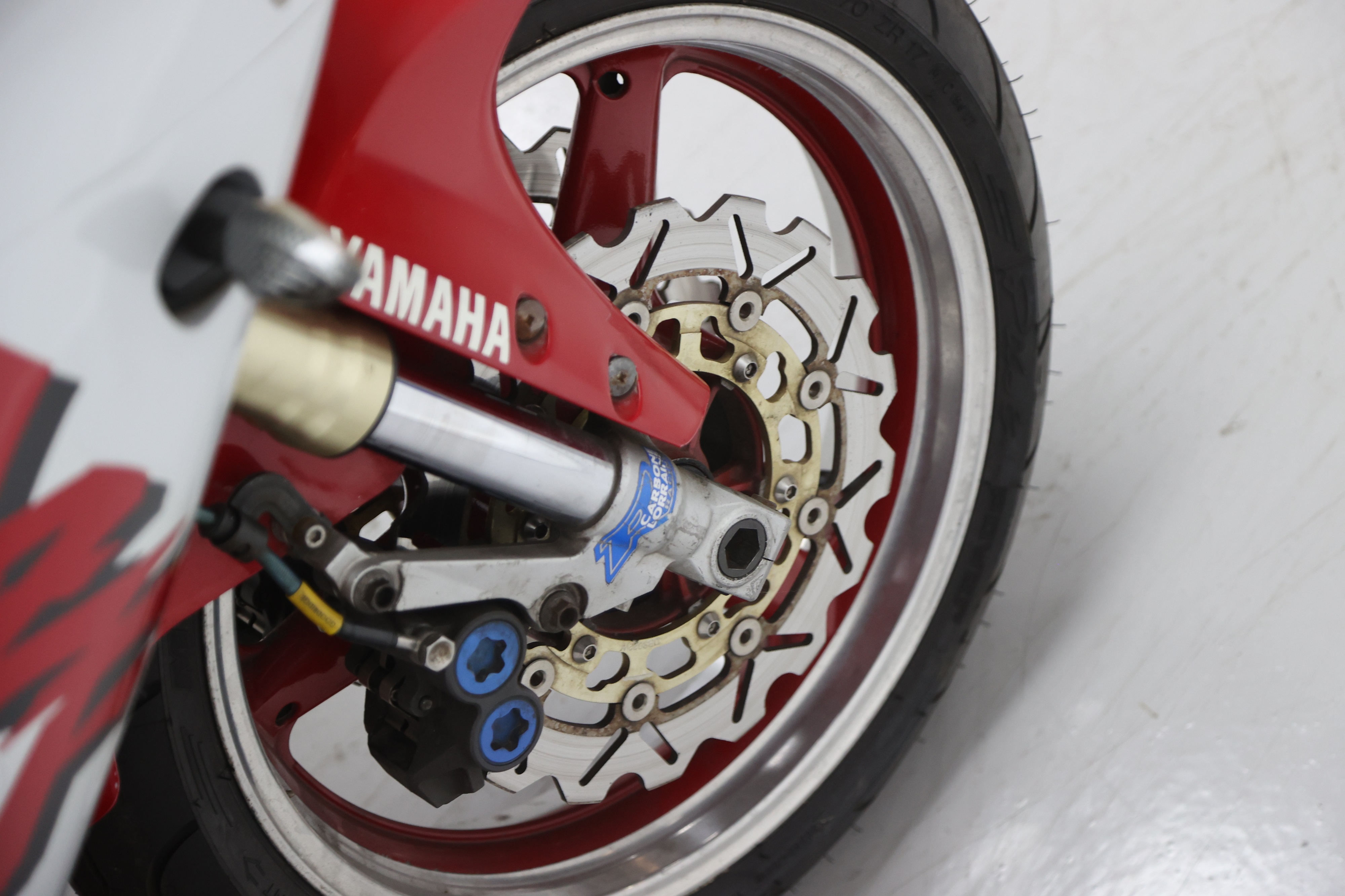 Lot 238 - 1998 Yamaha YZF-R1