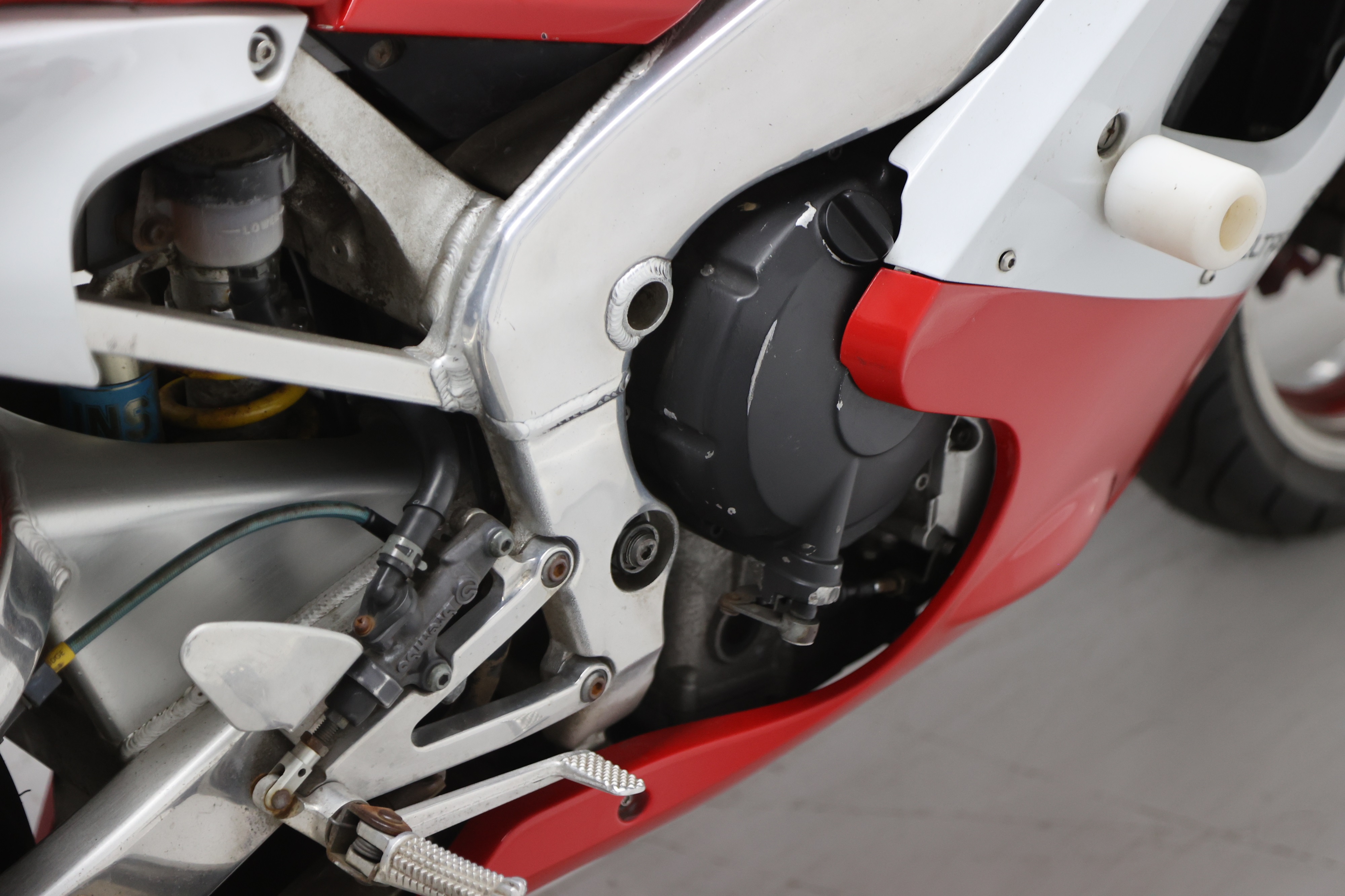 Lot 238 - 1998 Yamaha YZF-R1