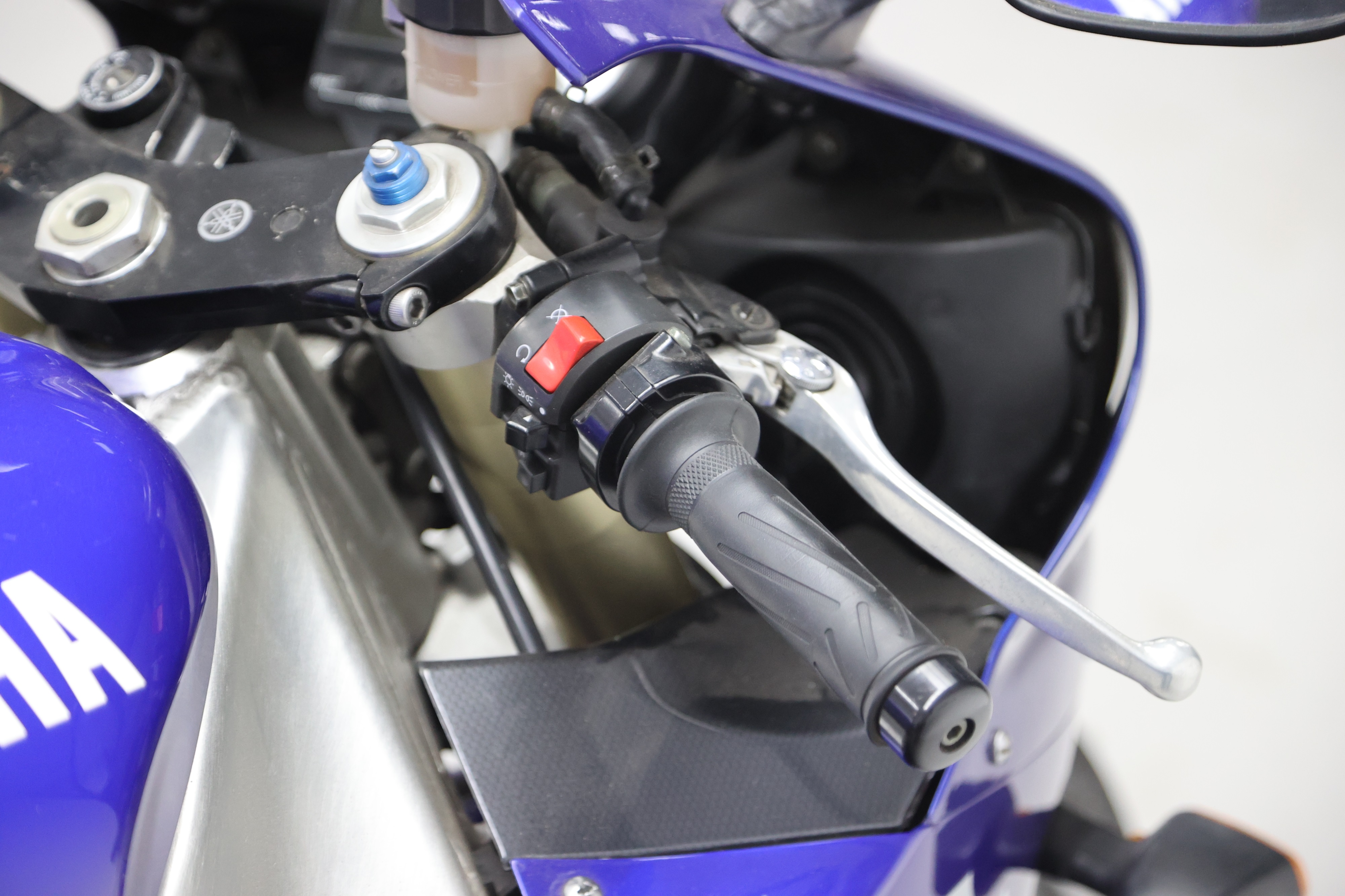 Lot 205 - 1998 Yamaha YZF-R1 4XV