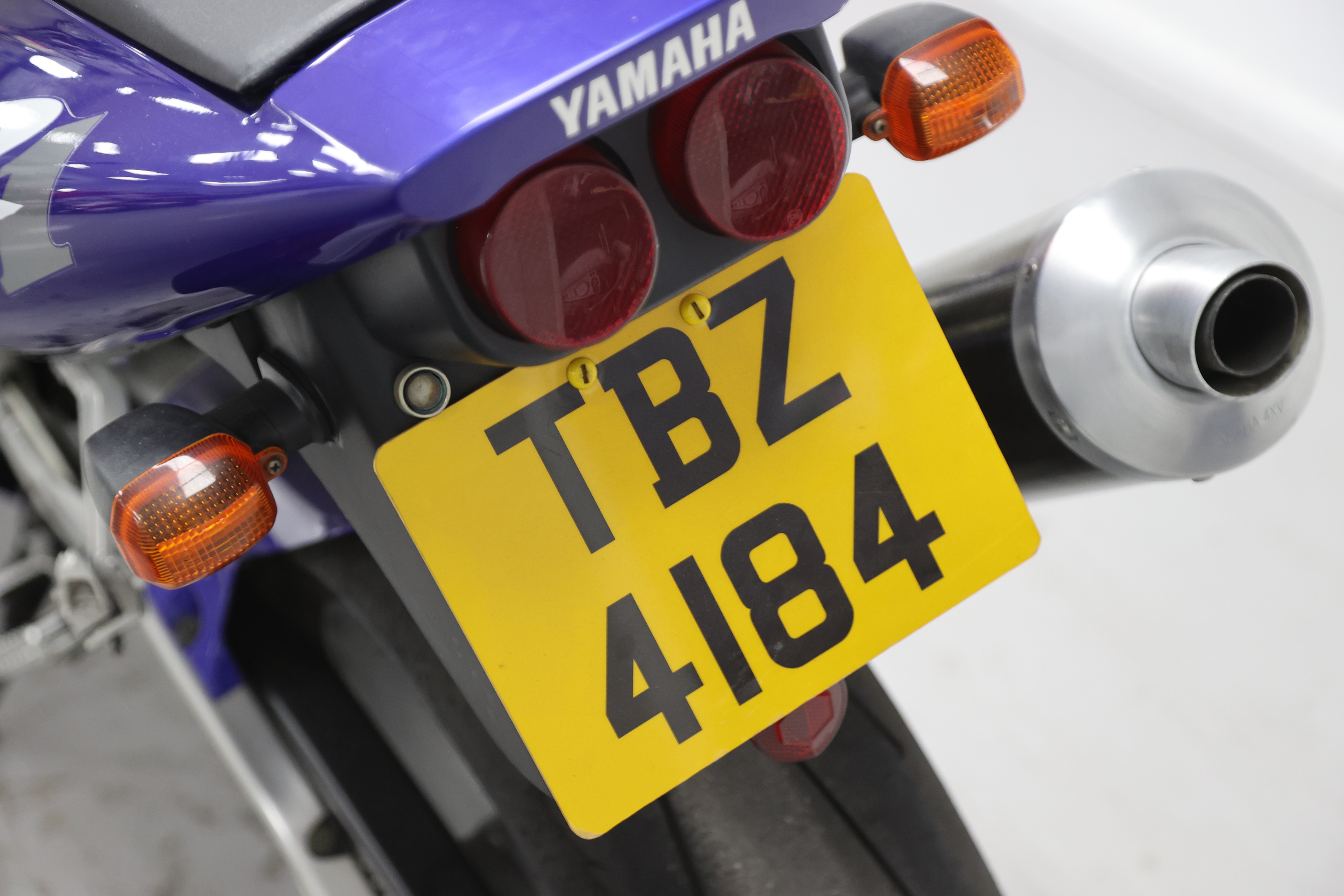 Lot 205 - 1998 Yamaha YZF-R1 4XV