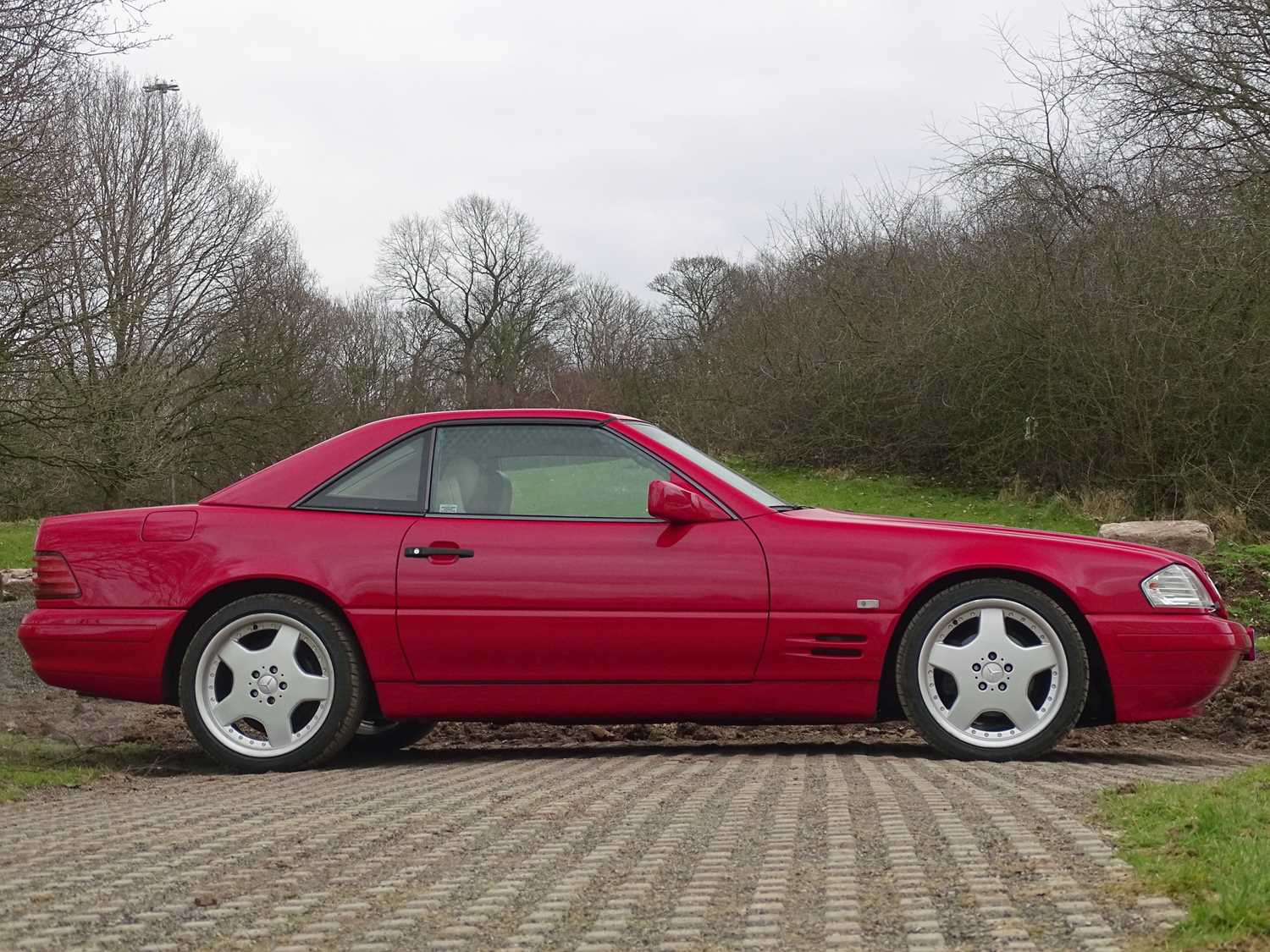 Lot 56 - 1996 Mercedes-Benz SL 280