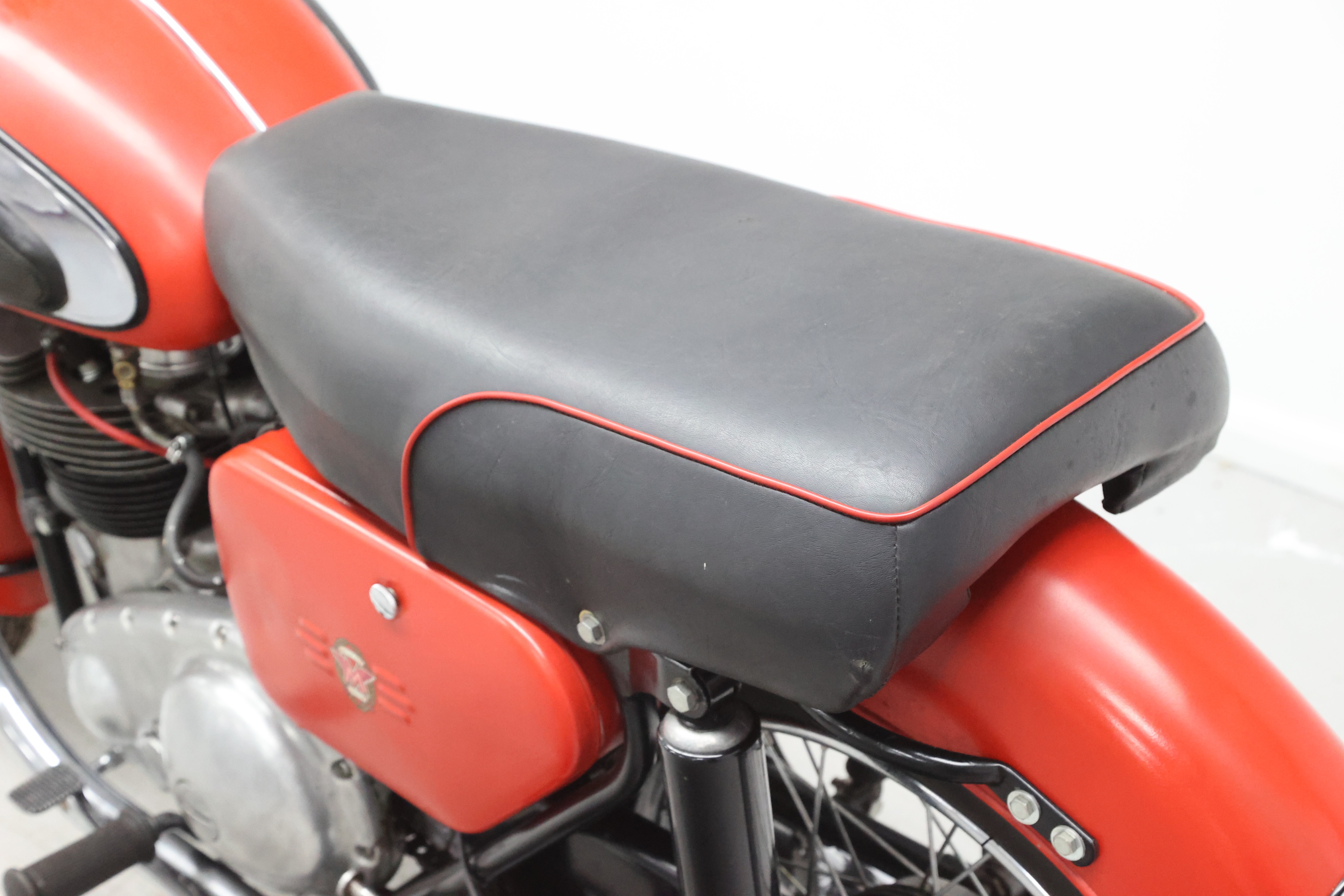 Lot 207 - 1961 Matchless G12